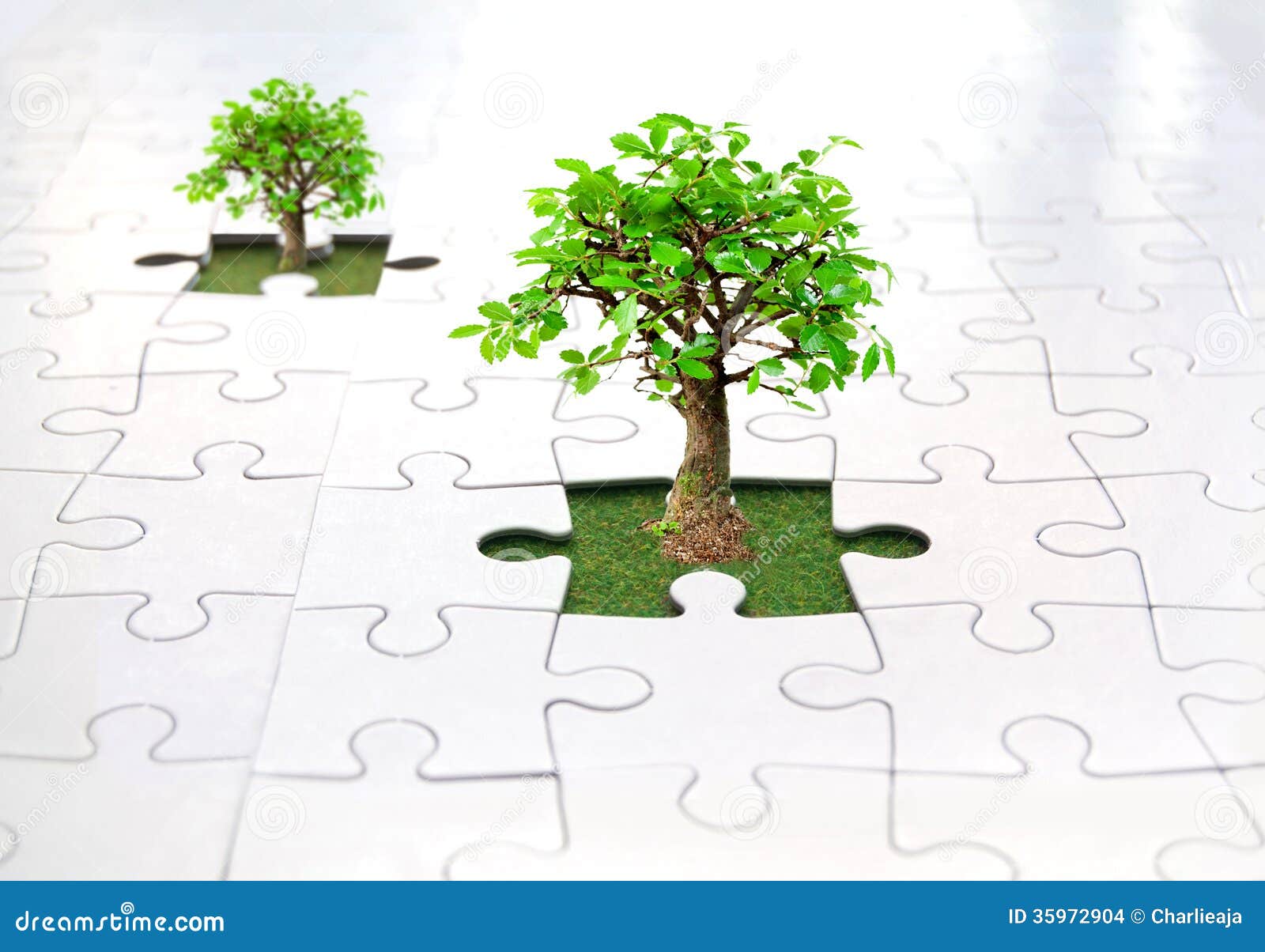 Jigsaw puzzle tree stock photo. Image of jigsaw, green - 35972904