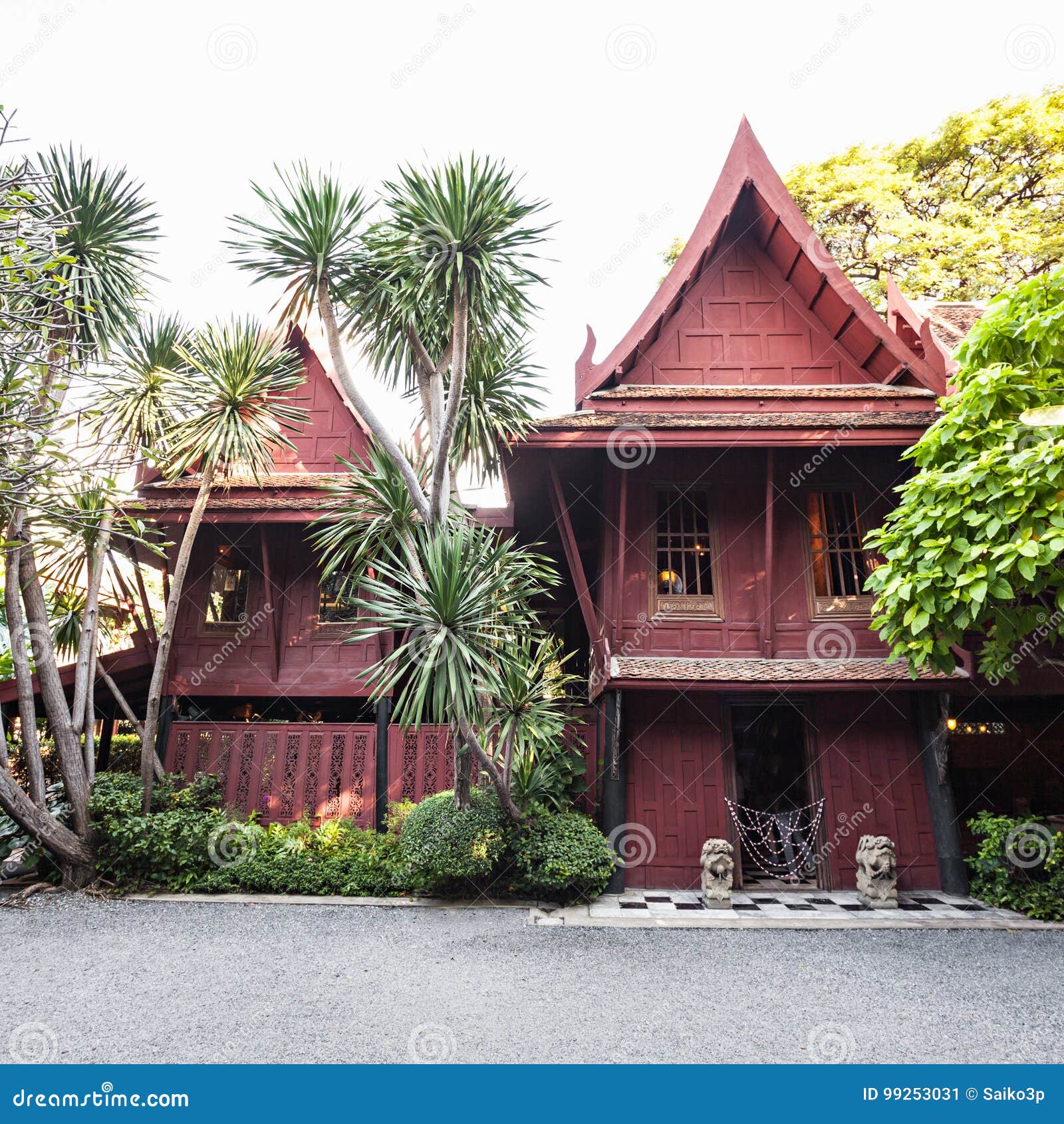 Jim Thompson House imagen de archivo. Imagen de museo - 99253031