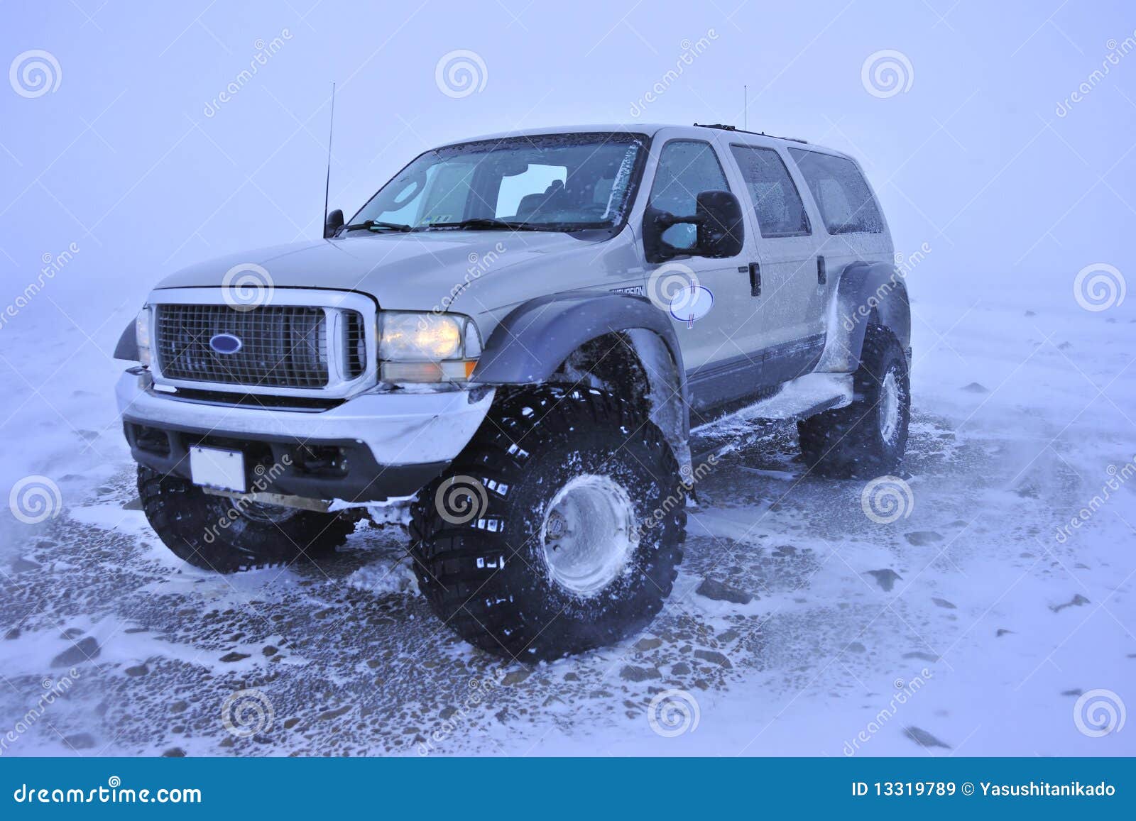 Jipe super imagem de stock. Imagem de pneu, americano - 13319789