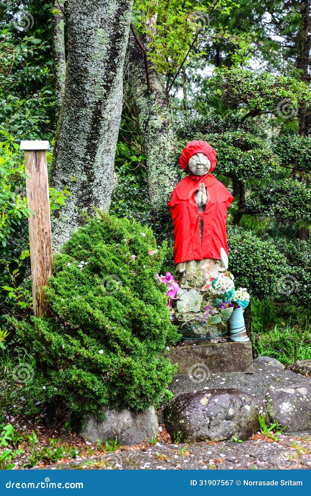 Jizu stock image. Image of japanese, religious, buddha - 31907567