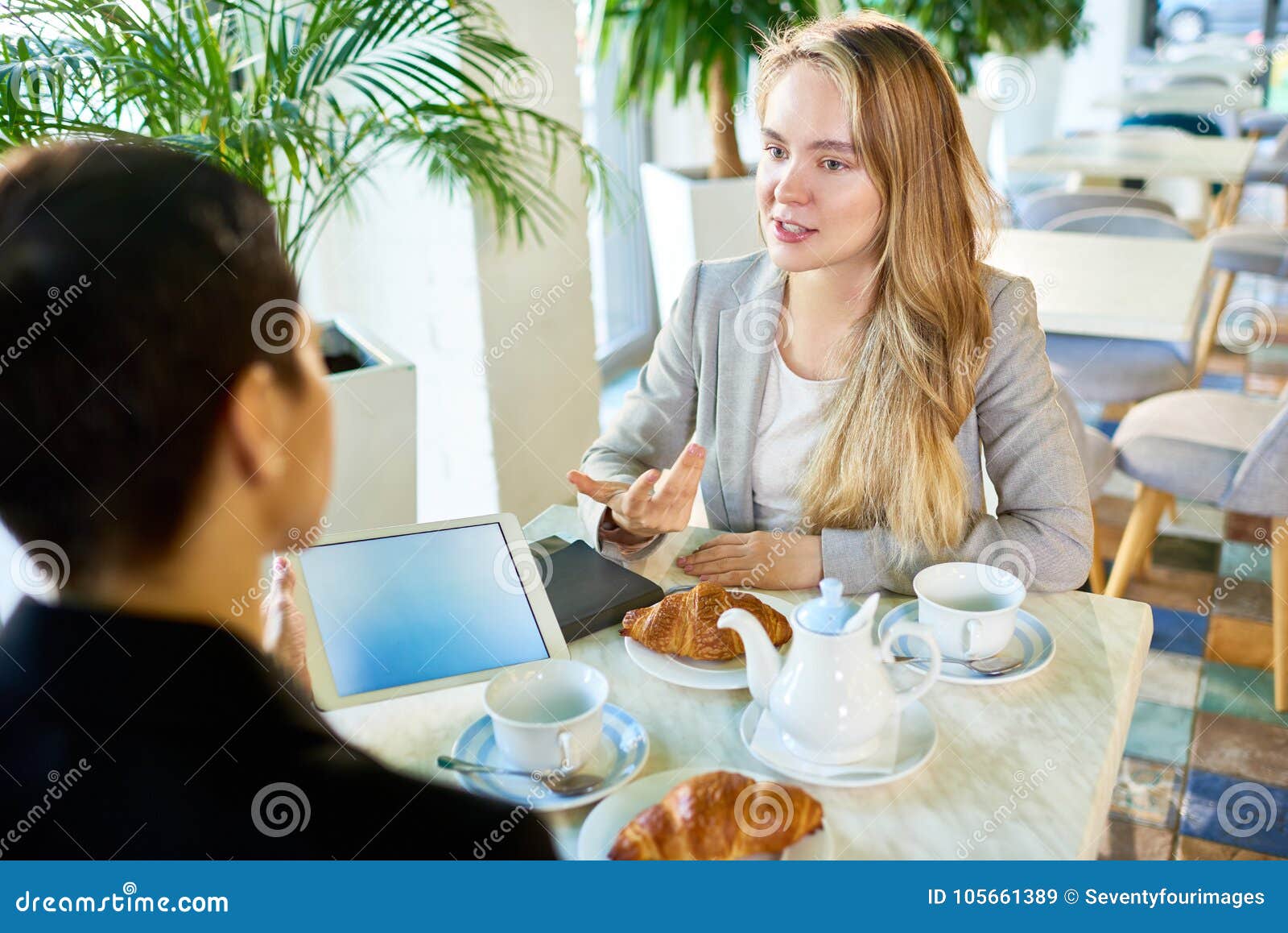 Job Interview Candidate image stock. Image du businesswoman - 105661389