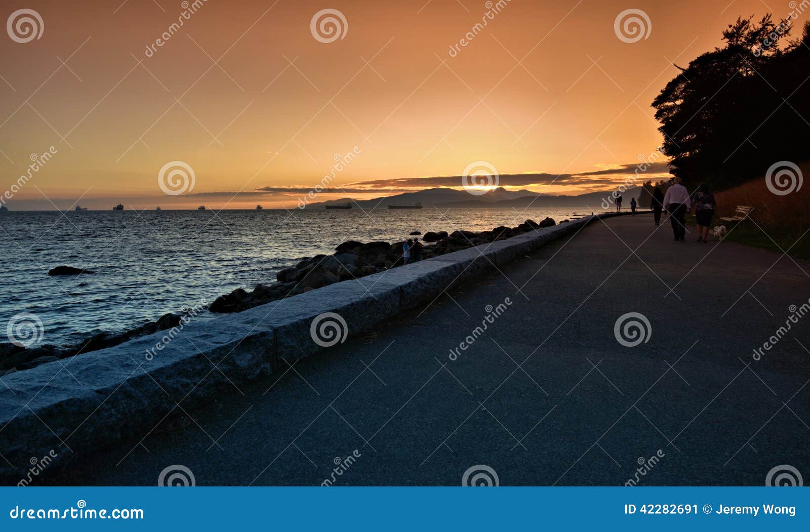 Jogging Path and Seawall Along the Ocean Stock Image - Image of ...