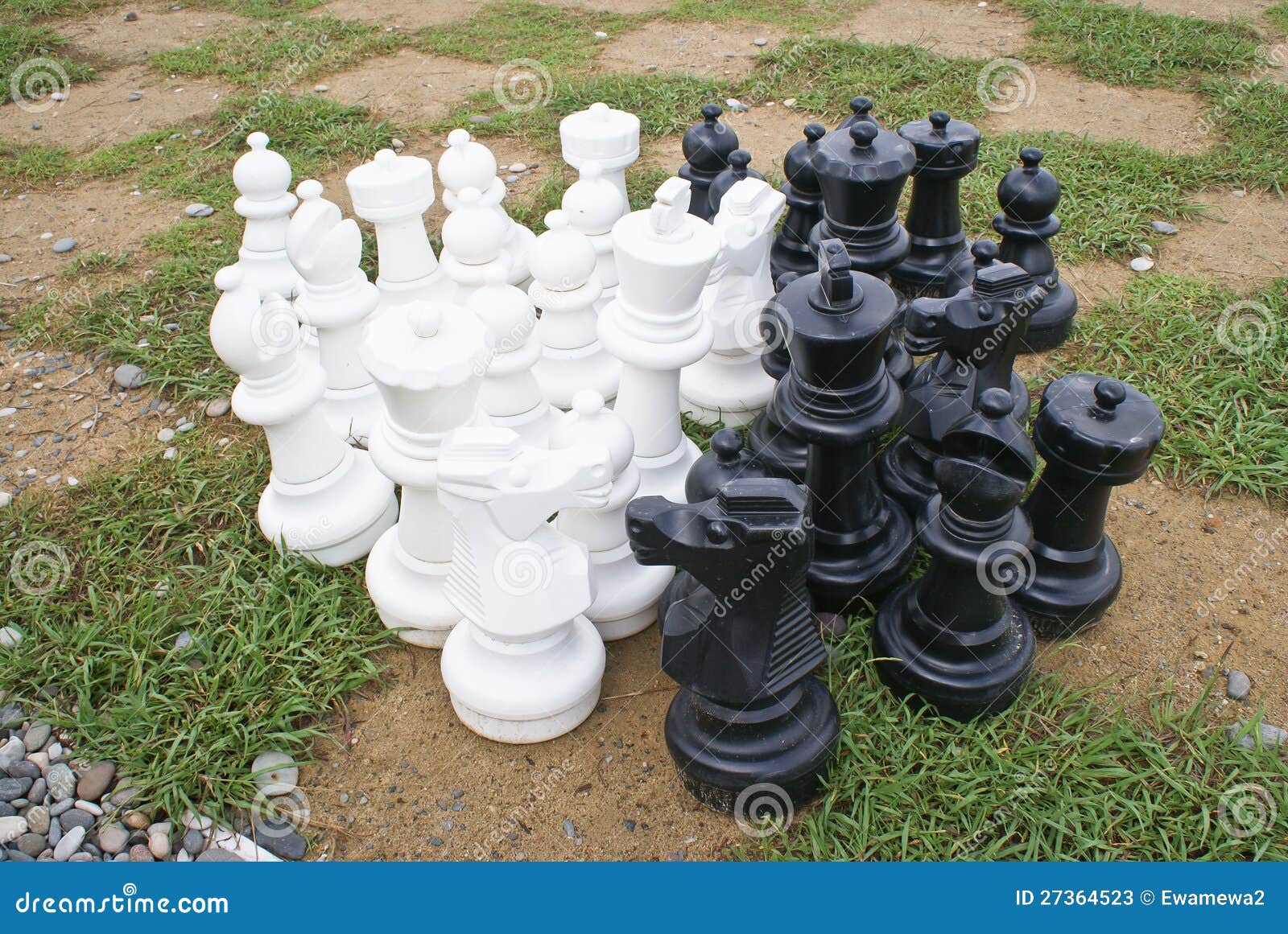 Jogo De Xadrez Imagem De Stock Imagem De Grama Tabuleiro 27364523
