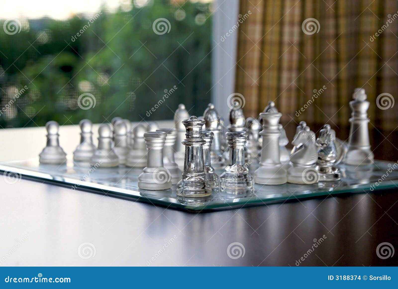 Jogo de xadrez de vidro foto de stock. Imagem de limpar - 3188374