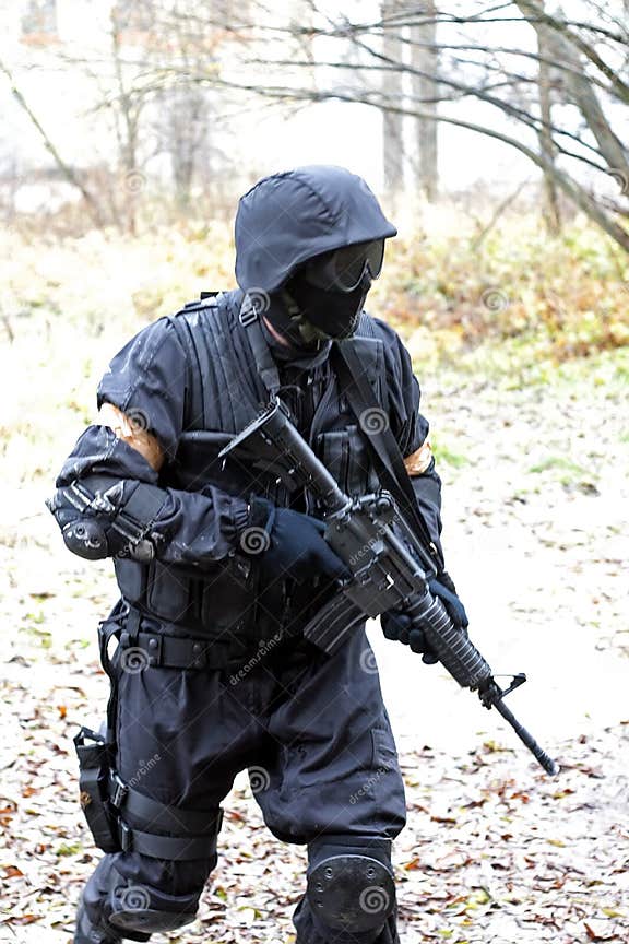 Jogo do Asg imagem de stock. Imagem de cuidado, beretta - 3739229