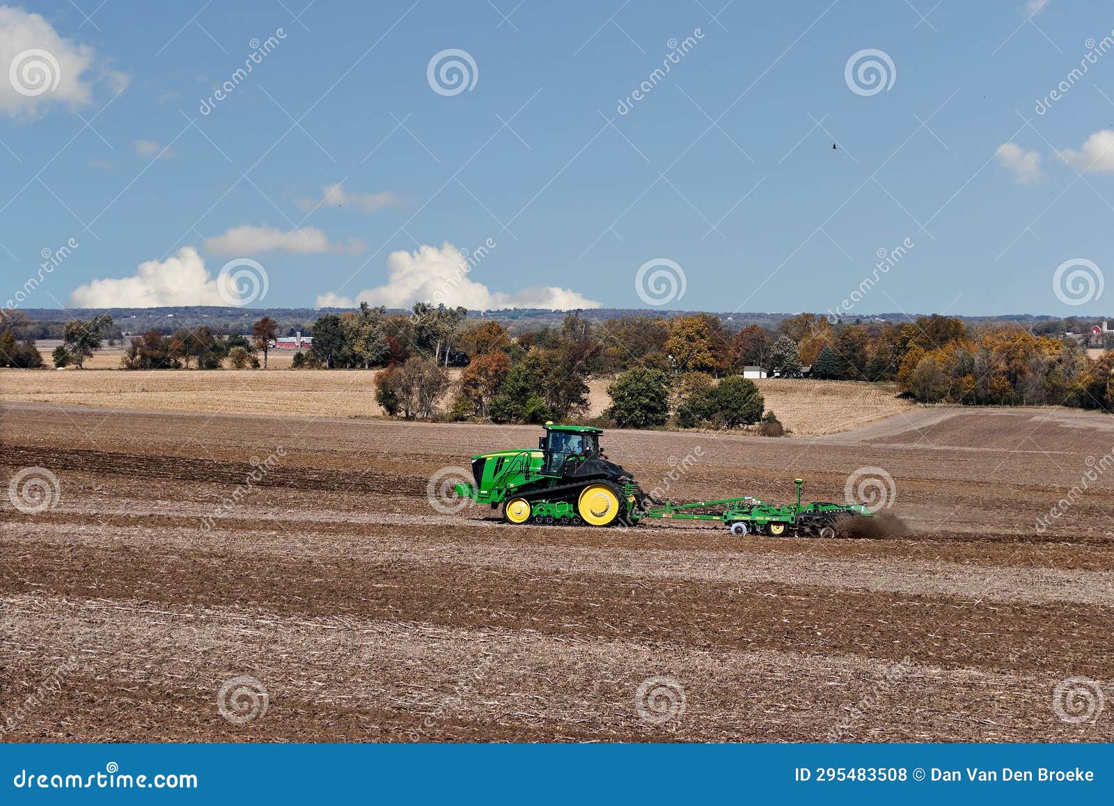 ROCKTON, ILLINOIS - APRIL 22,2020: A John Deere Farm Tractor Disking ...