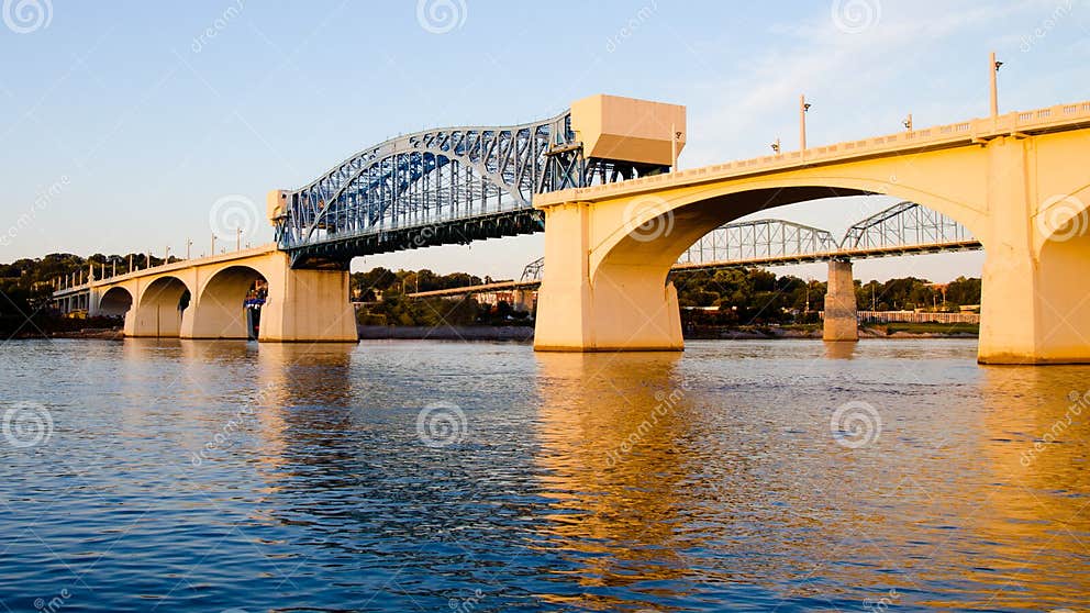 John Ross Bridge in Chattanooga Stock Image - Image of tennessee, glow ...