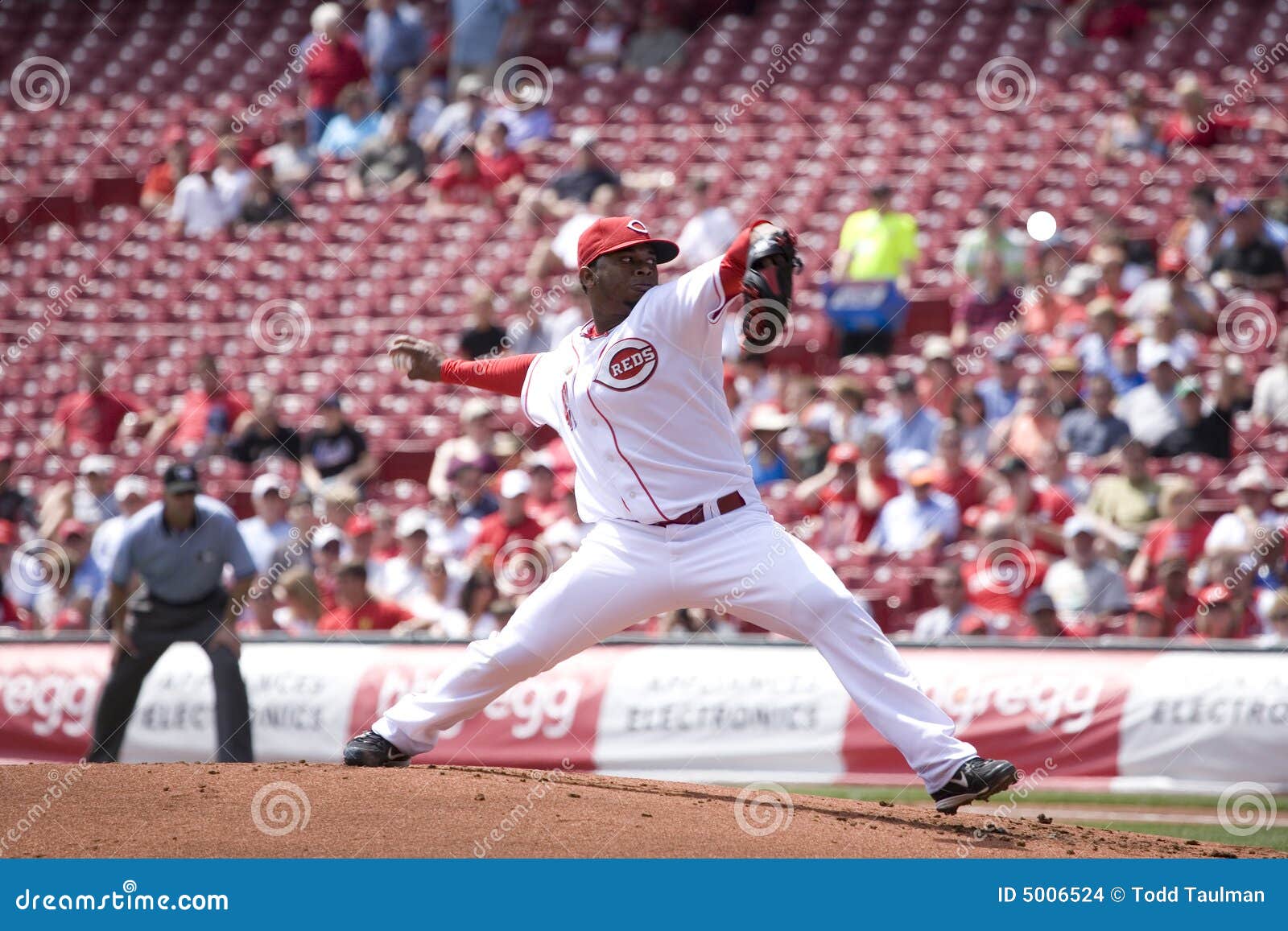 Johnny Cueto editorial stock image. Image of league, cincinnati - 5006524