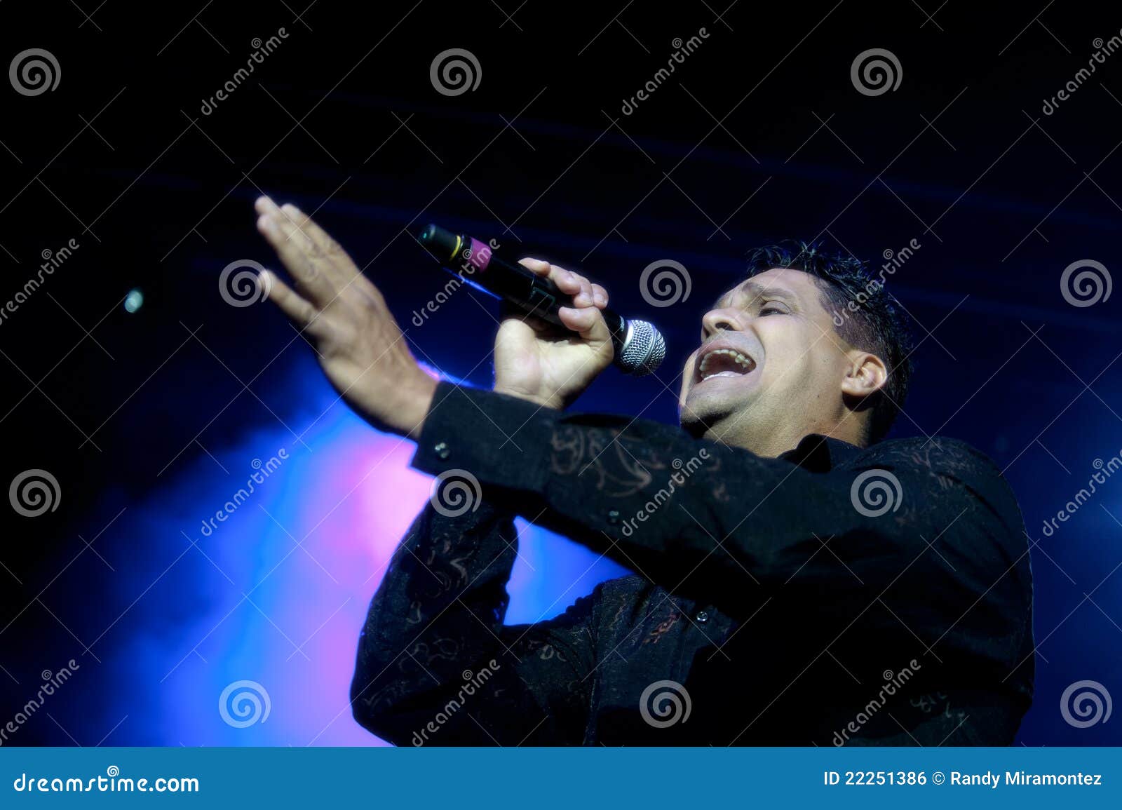 Johnny O editorial photo. Image of cover, concert, fans - 22251386