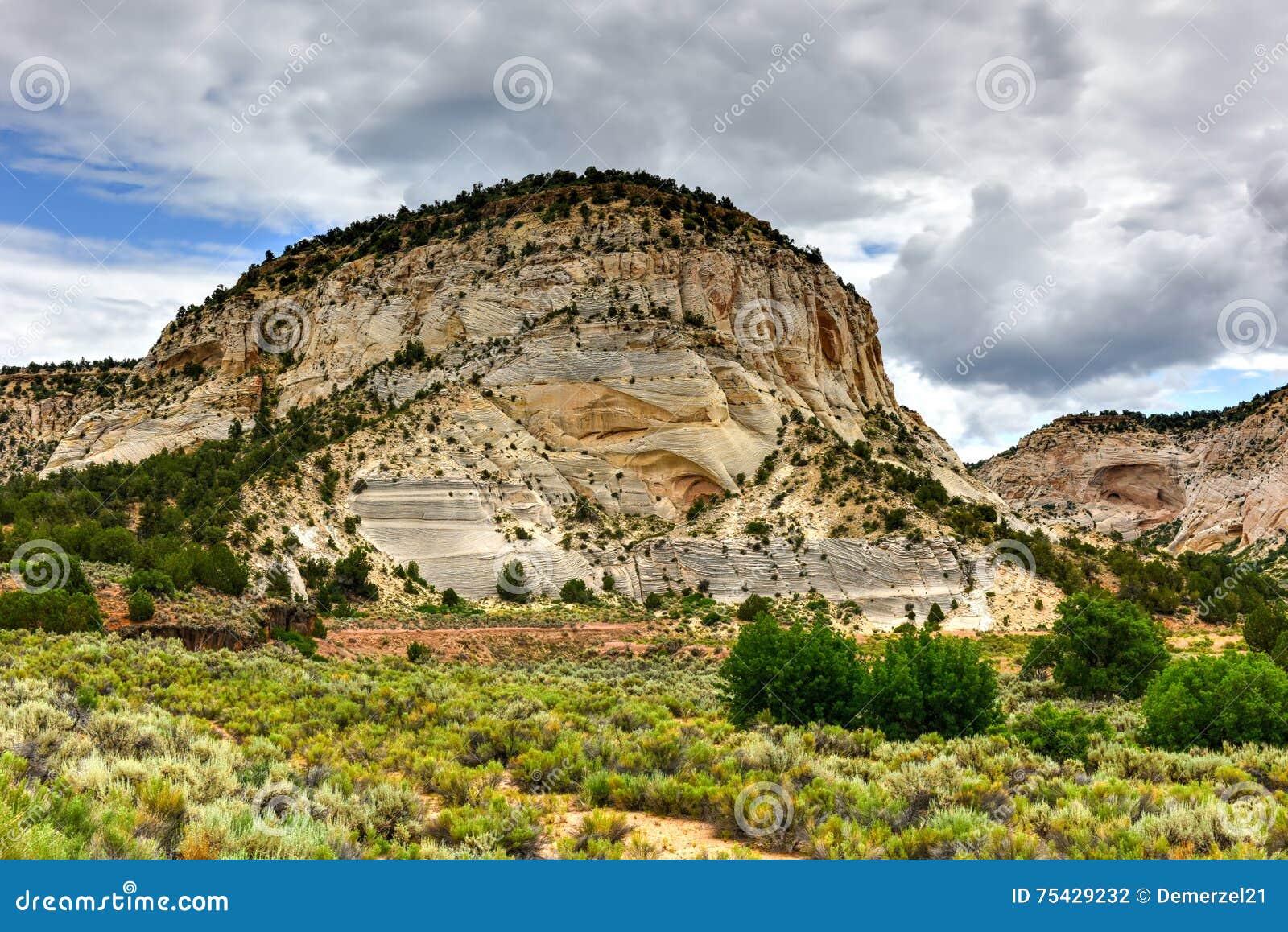Johnson Canyon Road - Utah stock photo. Image of amazing - 75429232