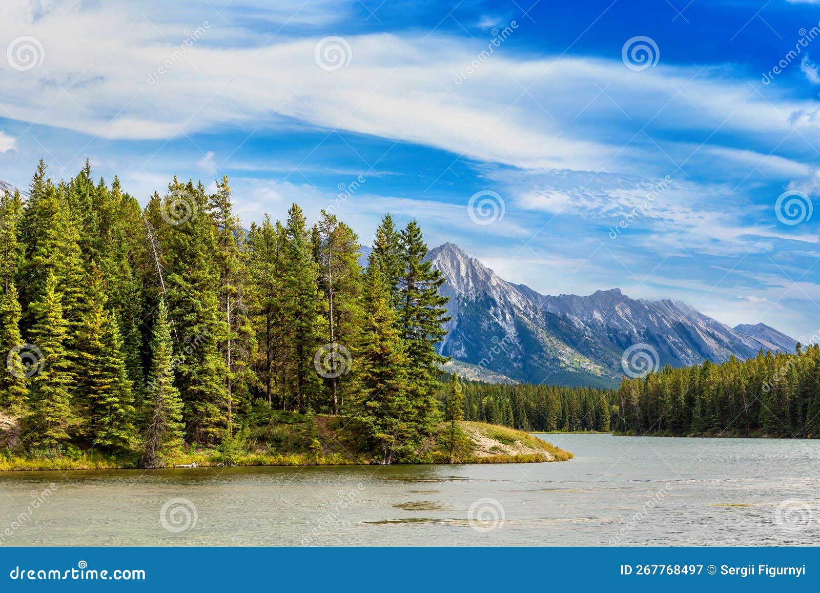 Johnson lake in Banff stock image. Image of nature, outdoor - 267768497