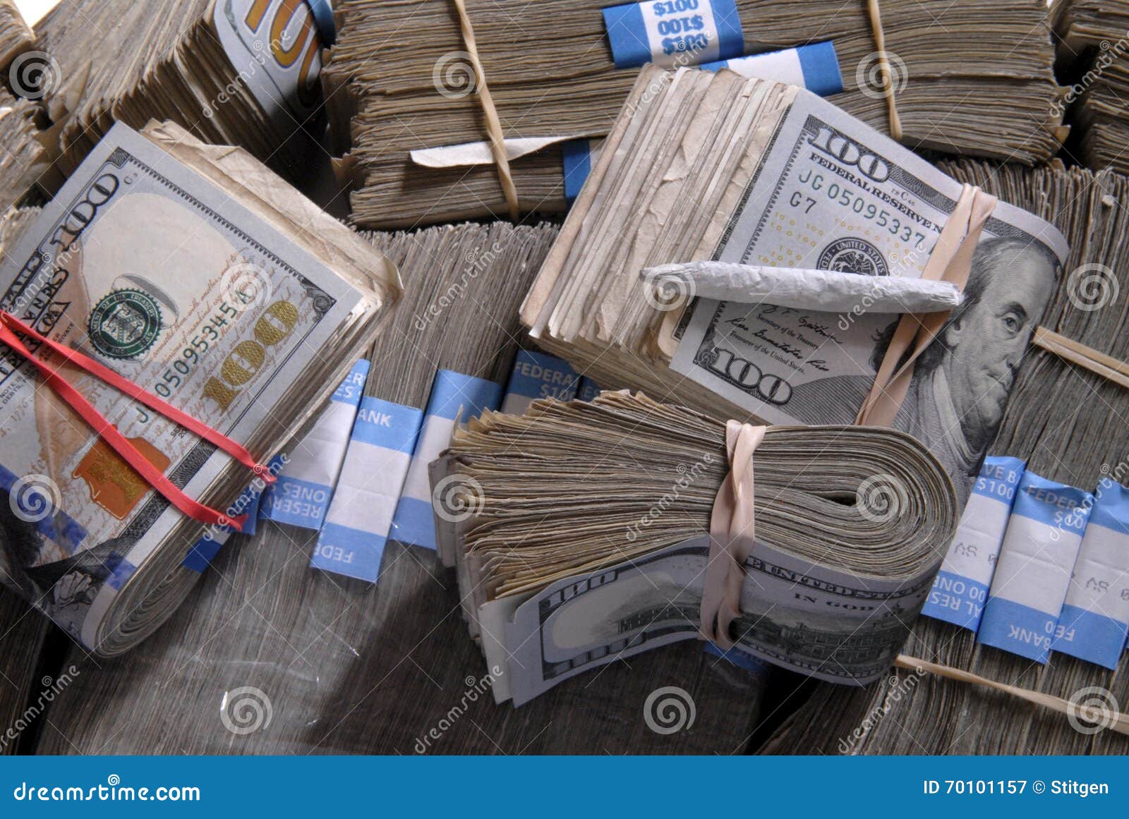 Joint and Cash stock image. Image of potbusiness, growersfunding - 70101157