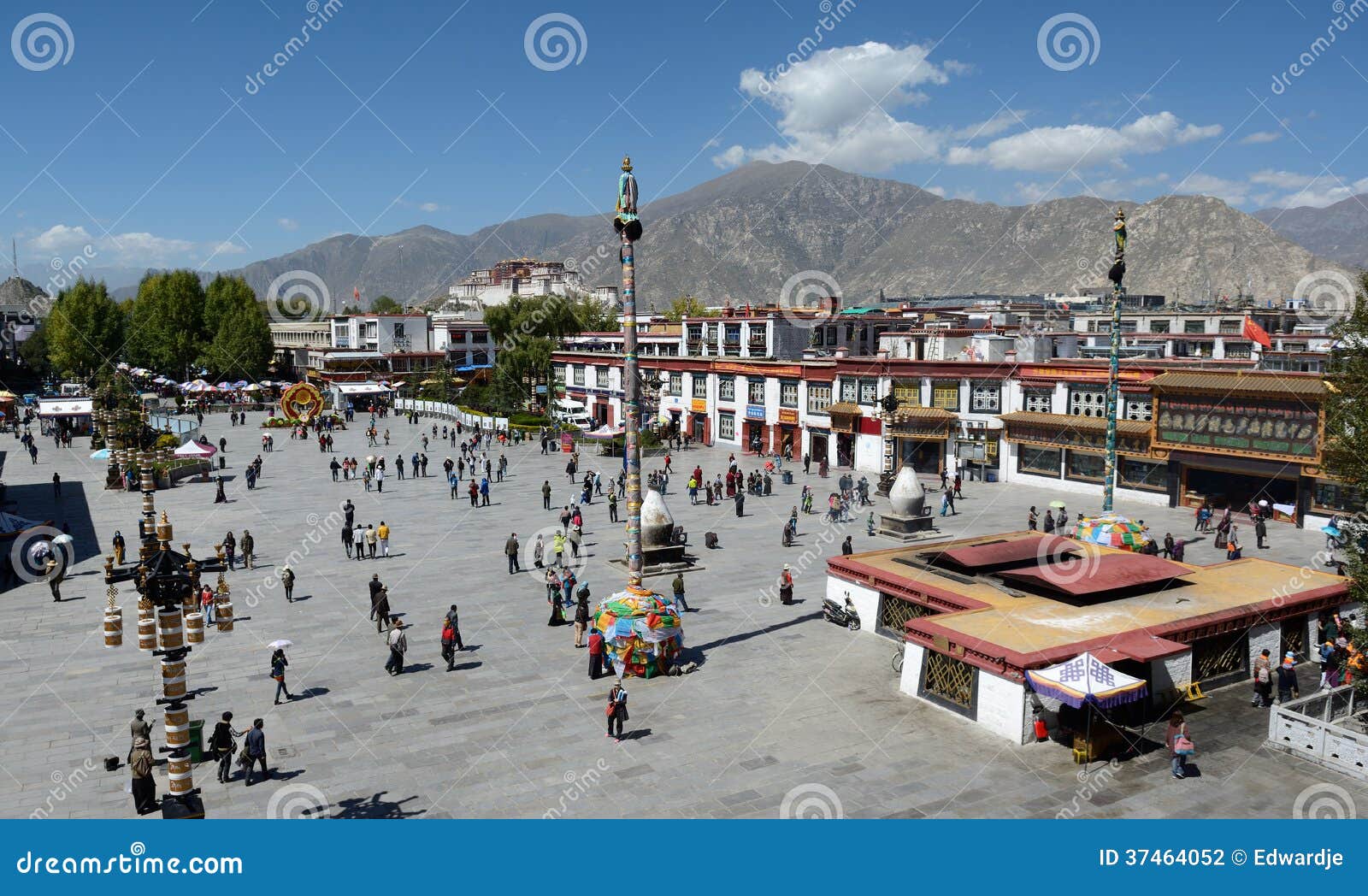 The Jokhang Temple in Lhasa Editorial Photography - Image of travel ...