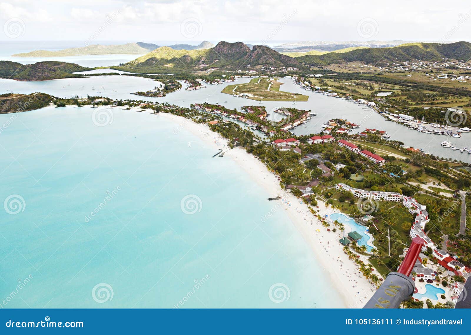 Jolly Beach Aerial View, Antigua Image stock - Image du ombre, plage ...