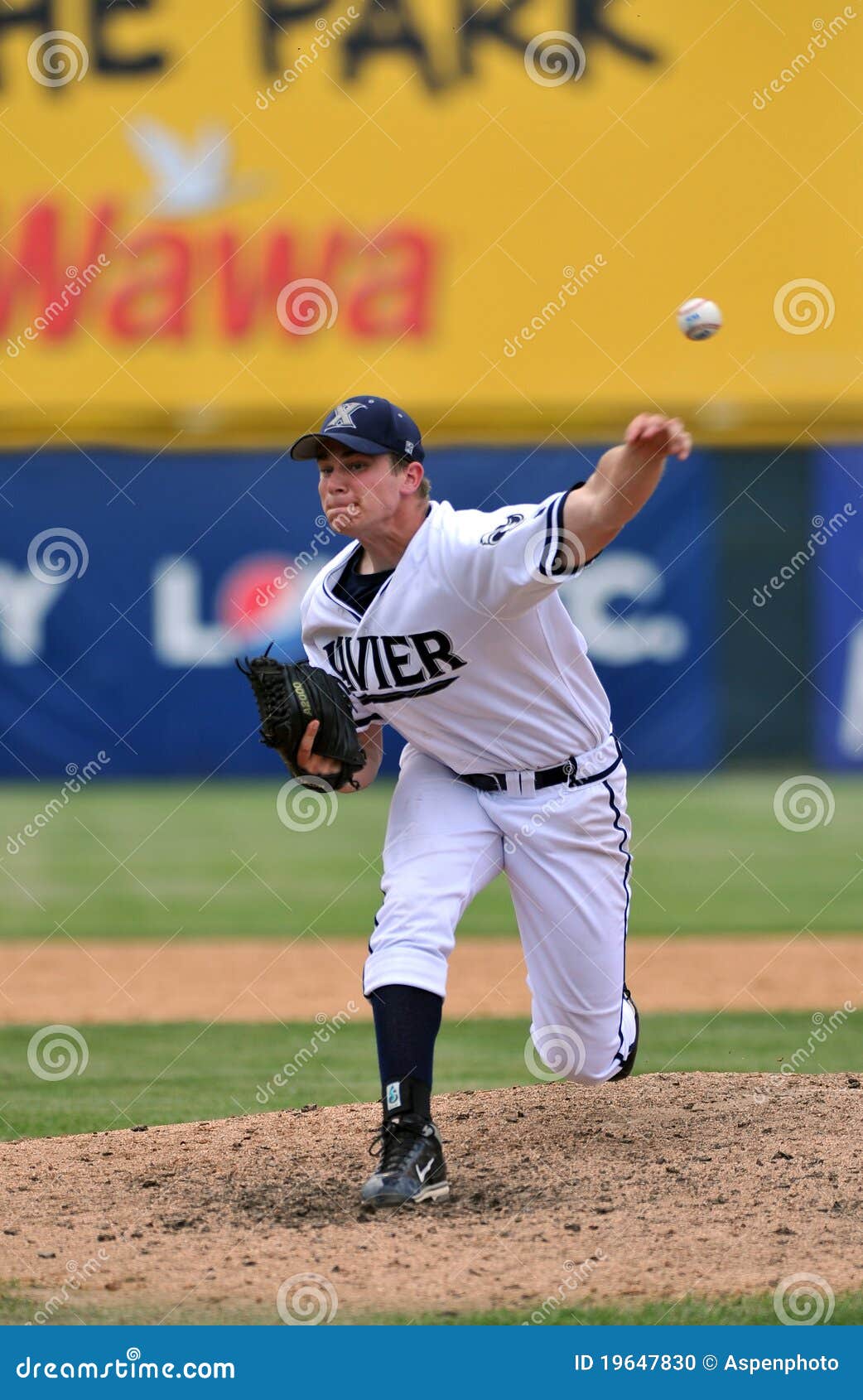 Jon Richard editorial image. Image of throw, mound, effort - 19647830