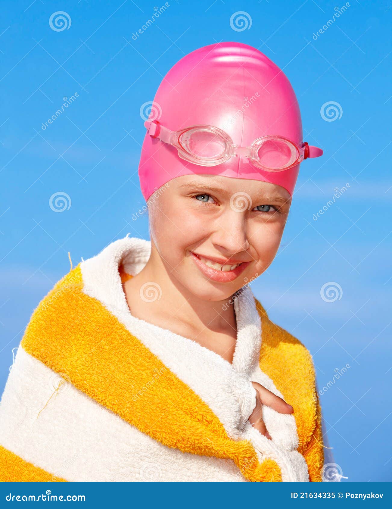 Jong Geitje Dat in Pool Zwemt. Stock Afbeelding - Image of zwembad ...