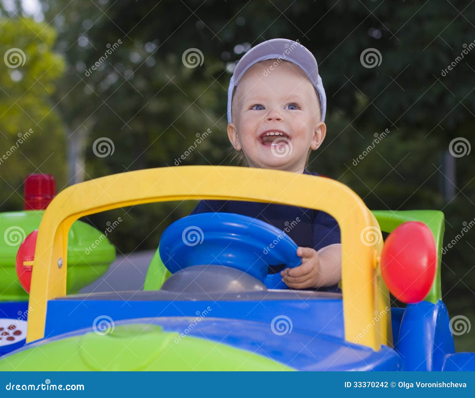 Jong Geitje in De Auto Van Kinderen Stock Foto - Image of straat ...