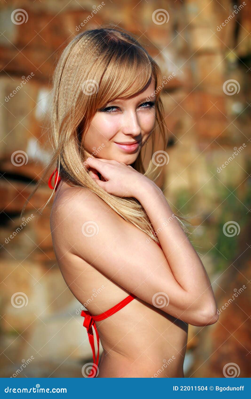 Jong Meisje In Bikini Stock Foto Image Of Menselijk 22011504