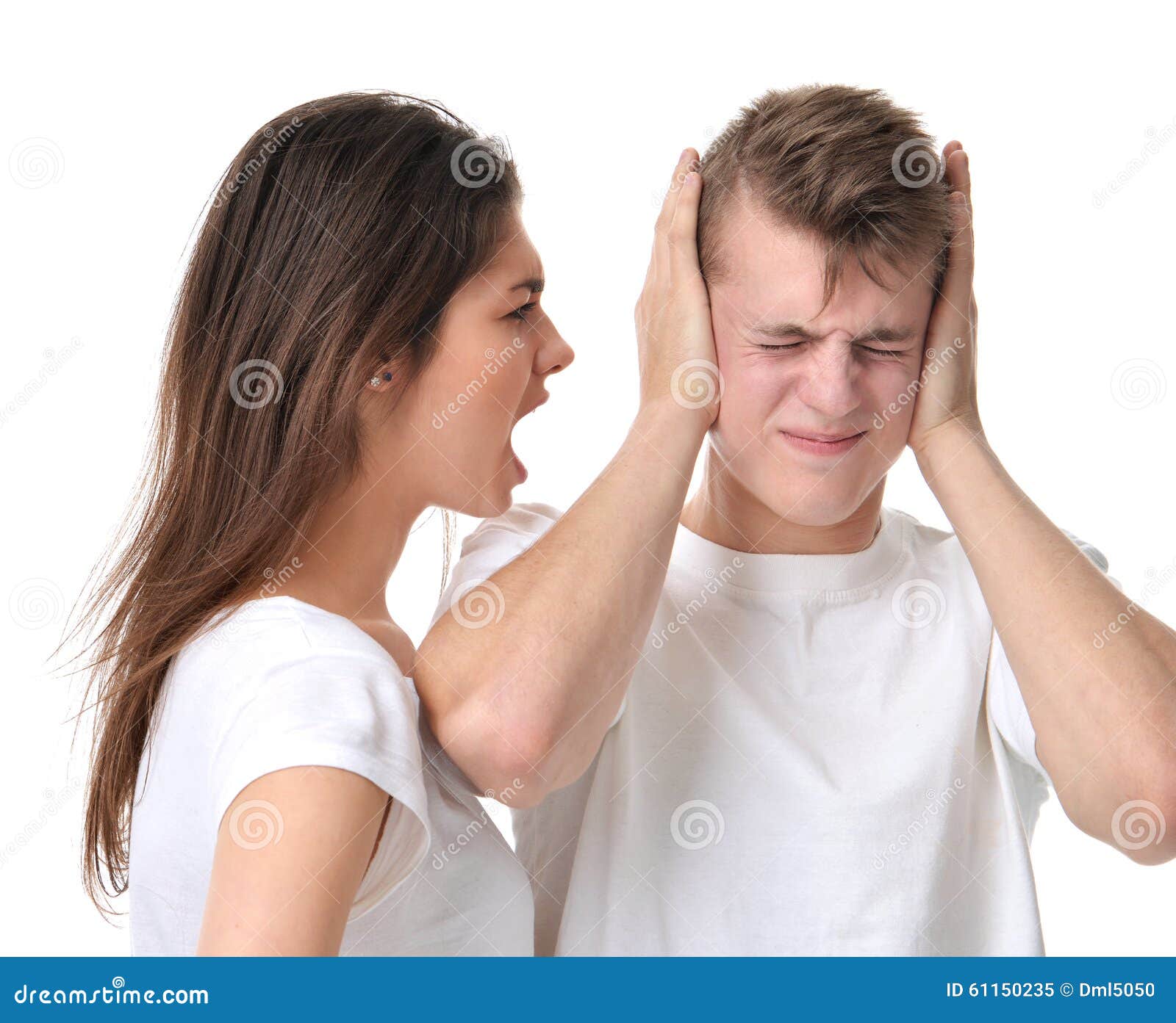 Jong Paar Die Met Elkaar Vrouw Het Schreeuwen Het Schreeuwen Stellen ... Jong Paar Die Met Elkaar Vrouw Het Schreeuwen Het Schreeuwen Stellen ...