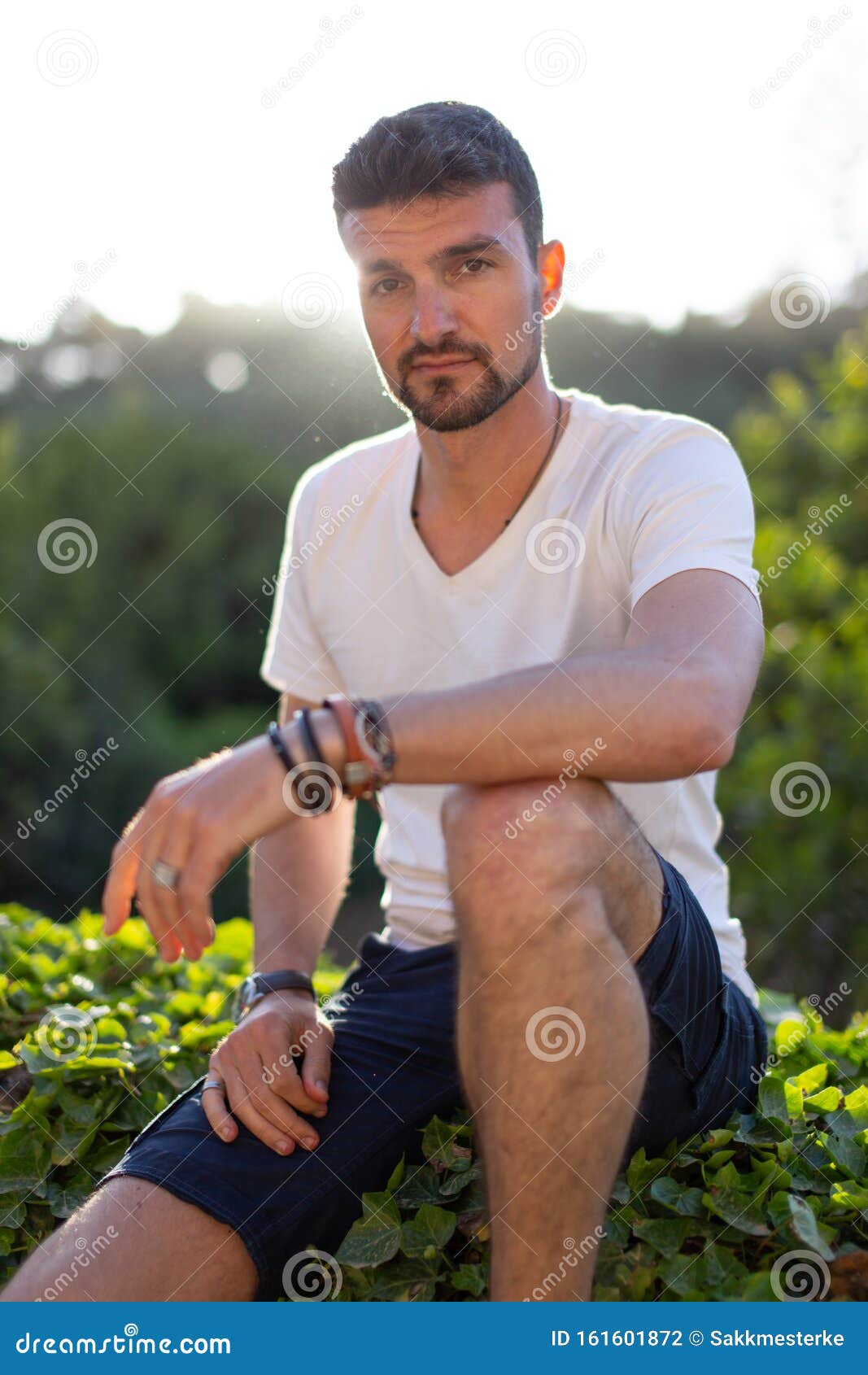 Jonge Blanke Man in De Natuur Stock Foto - Image of nave, gelukkig ...