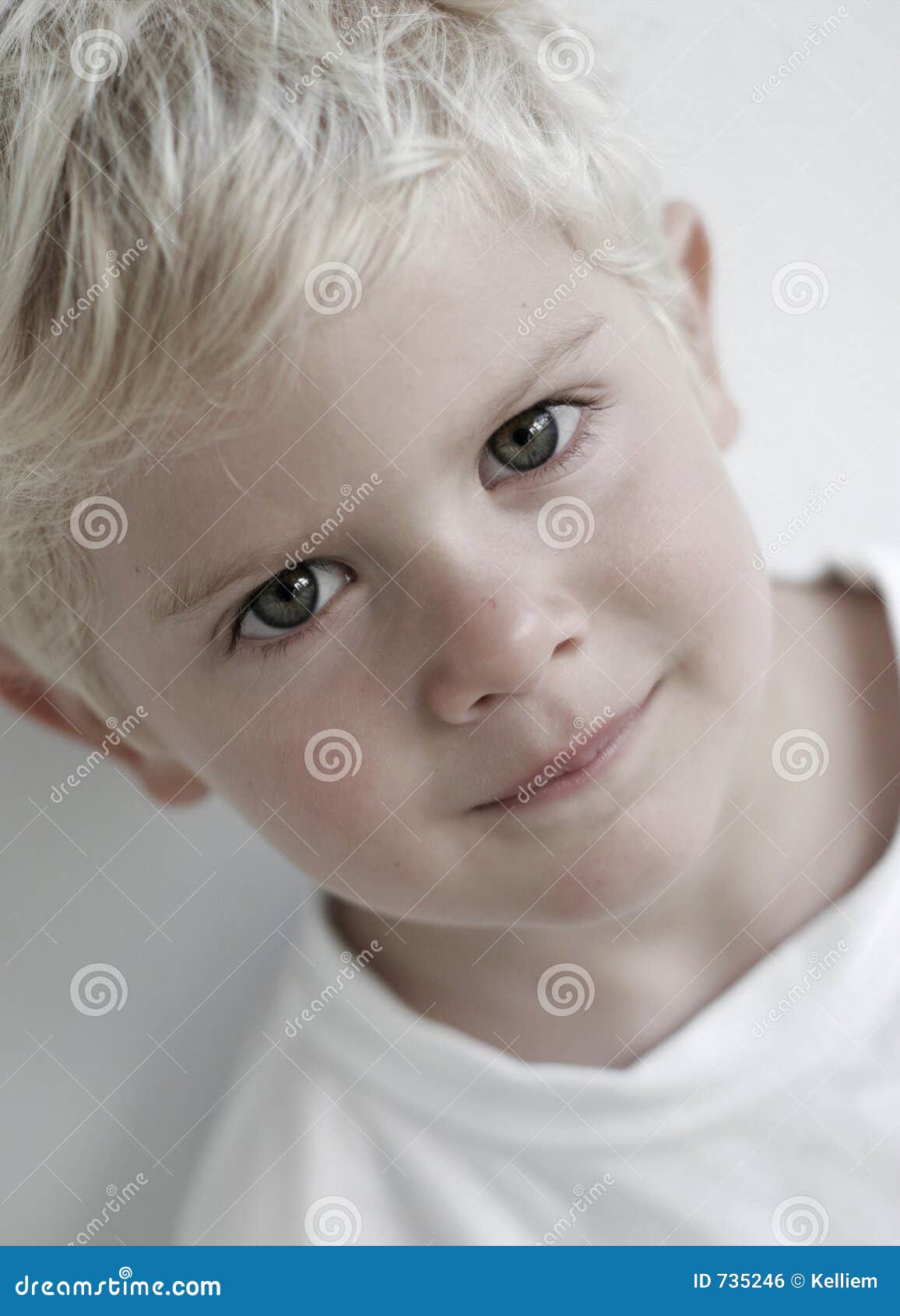 Jonge jongen stock foto. Image of jongen, jong, gezond - 735246