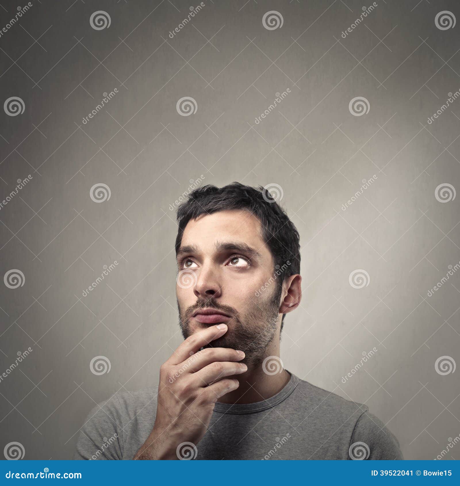 Jonge mens het denken stock afbeelding. Image of mens - 39522041