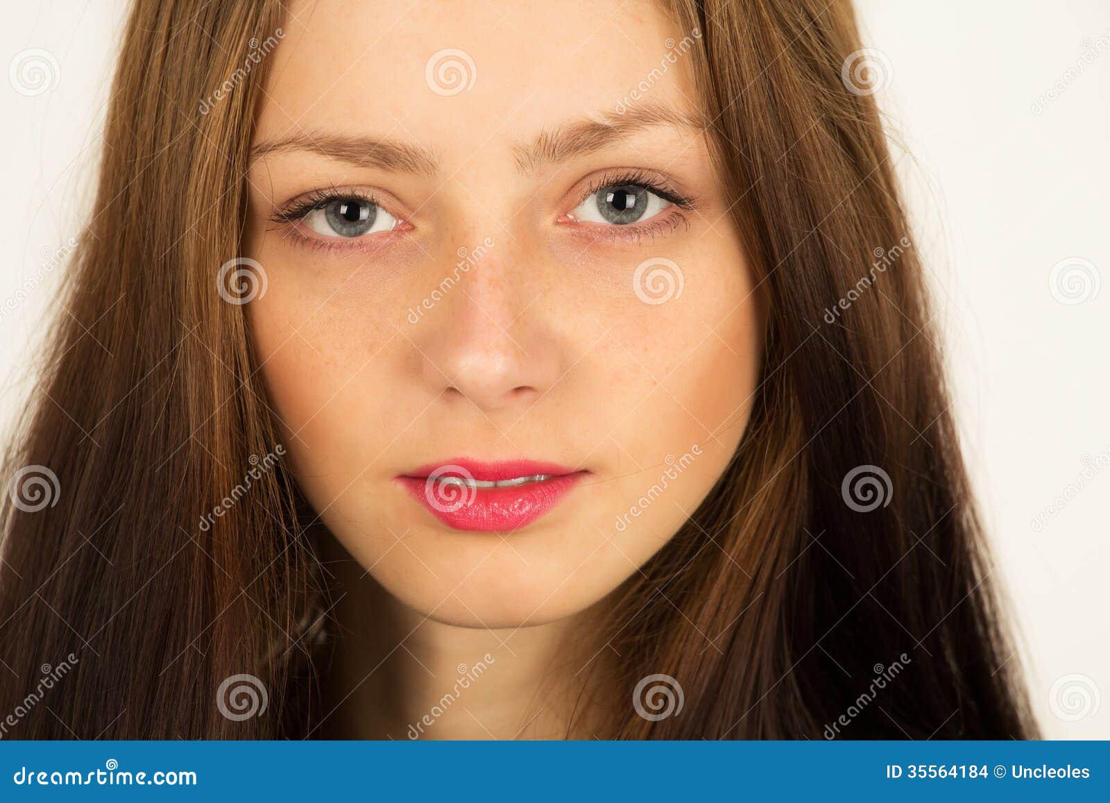 Jonge mooie Turkse vrouw stock foto. Image of professioneel - 35564184