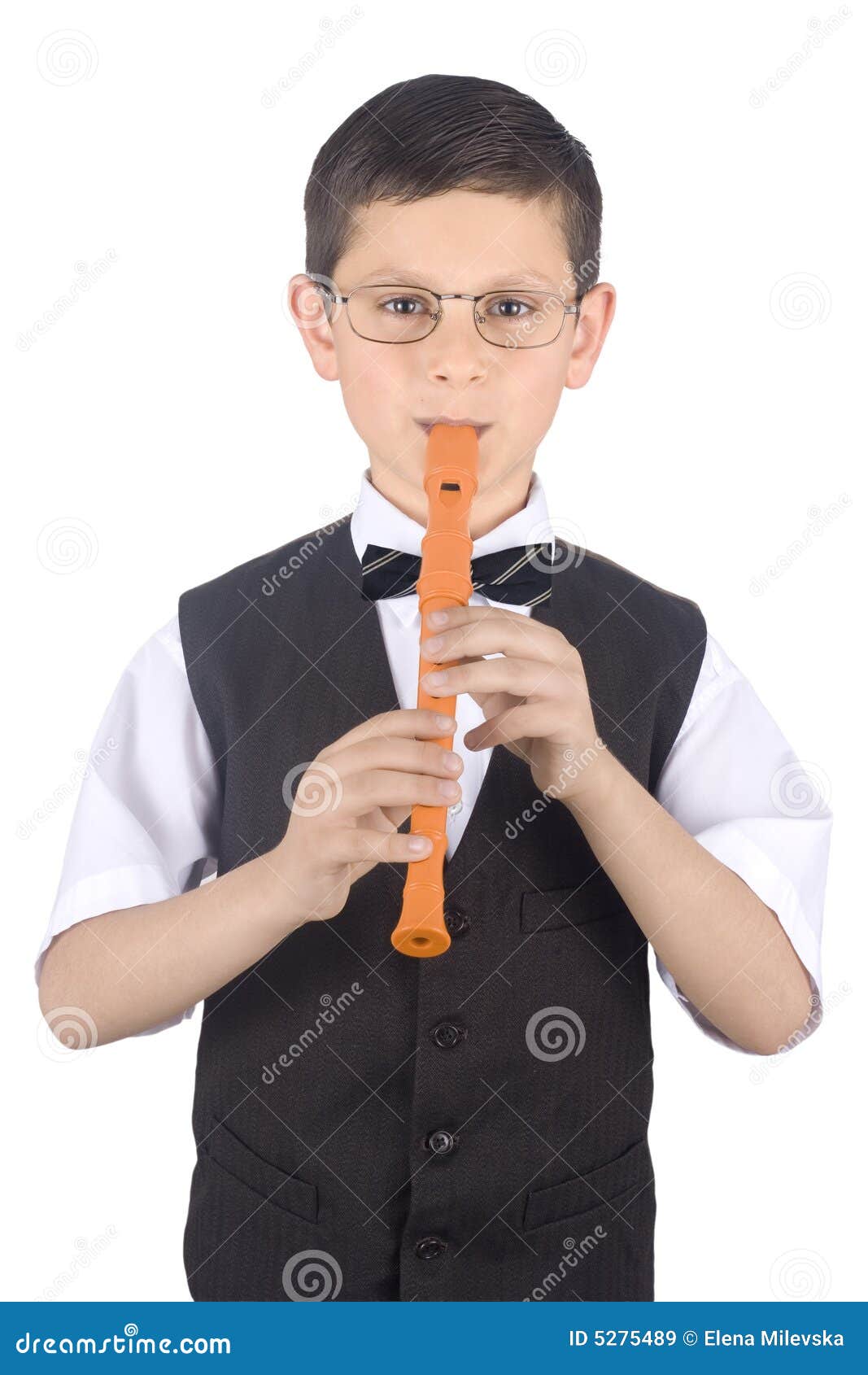 Jongen die de fluit speelt stock afbeelding. Image of pijp - 5275489