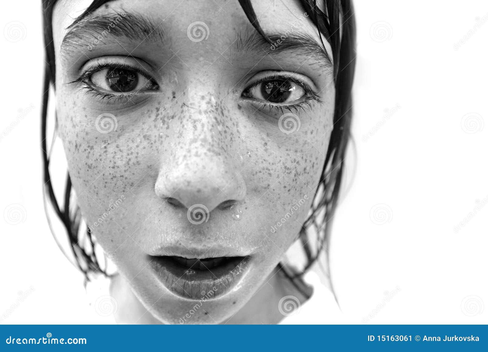 Jongen met sproeten stock afbeelding. Image of uitdrukking - 15163061