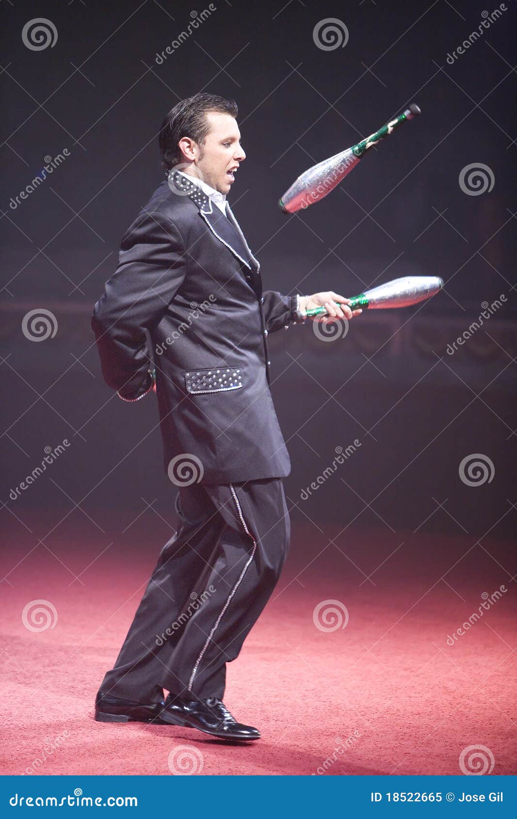 Jongleur de cirque image éditorial. Image du vargas, rendement - 18522665