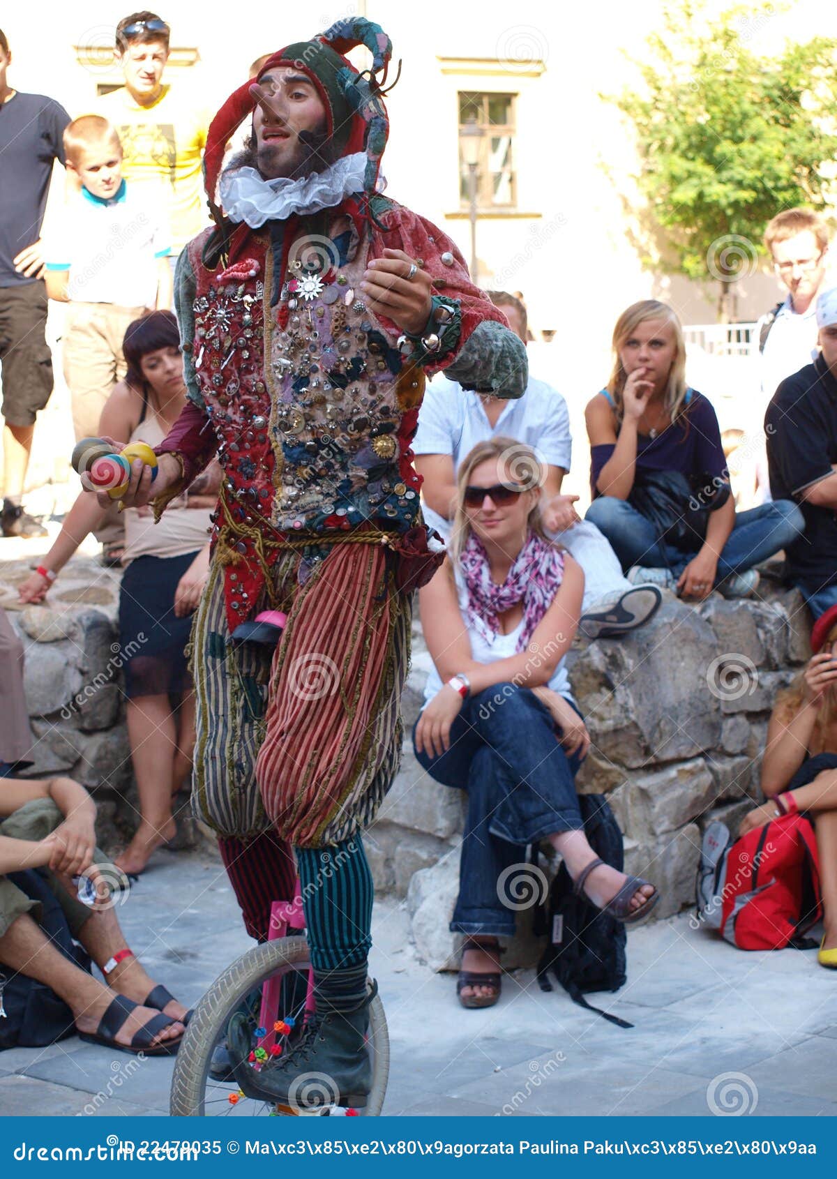 Jongleur De Rue, Lublin, Pologne Image éditorial - Image du ville ...