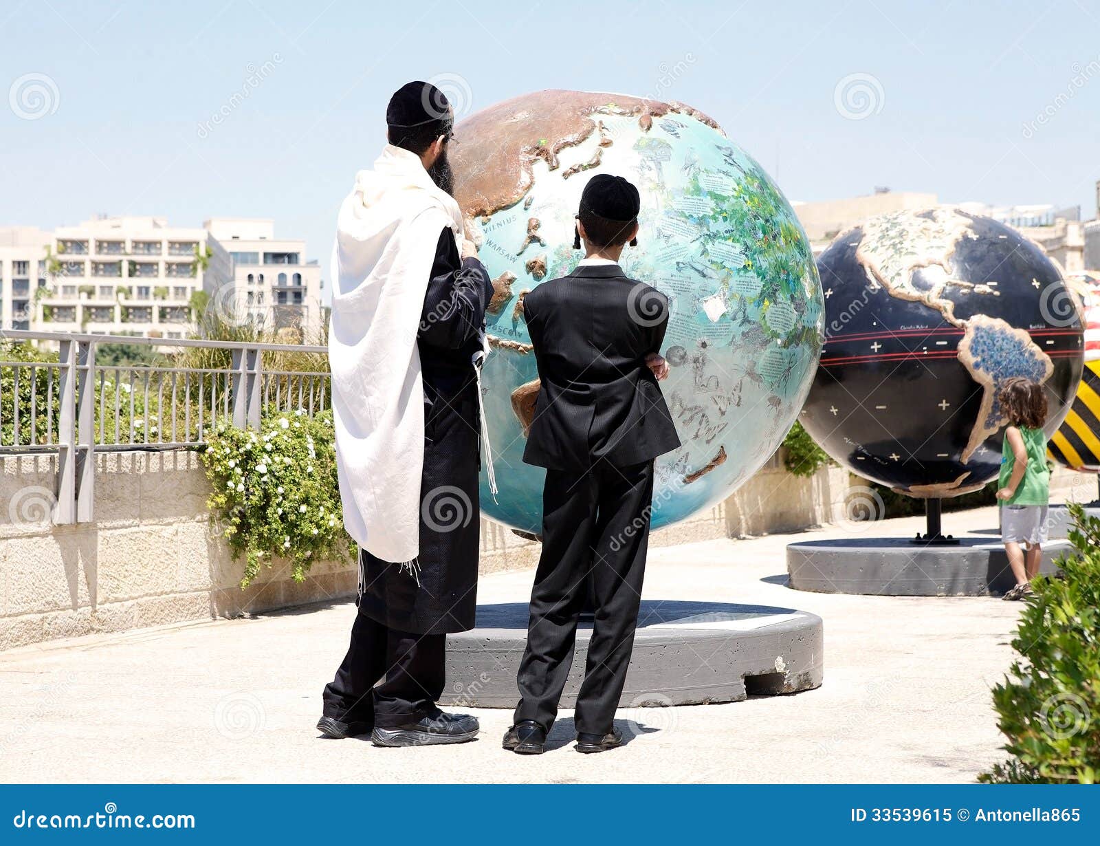 Joodse mensen redactionele afbeelding. Image of jeruzalem - 33539615