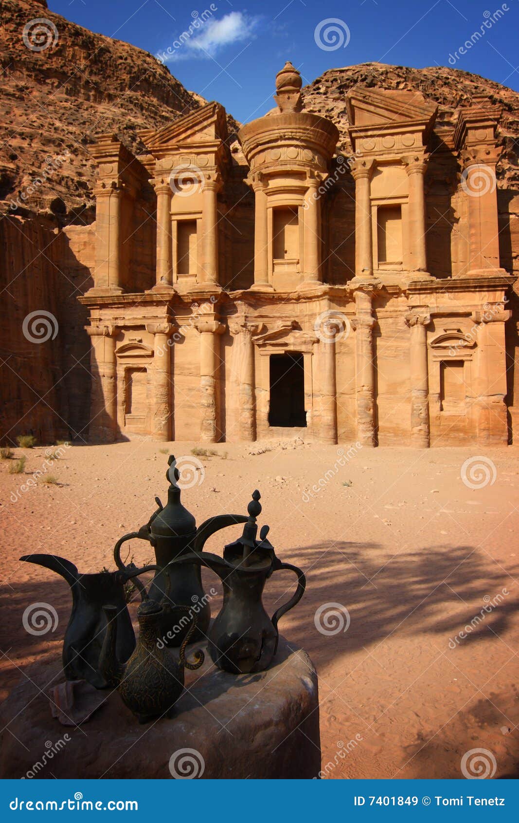 Jordan: Tomb in Petra stock image. Image of middle, historic - 7401849