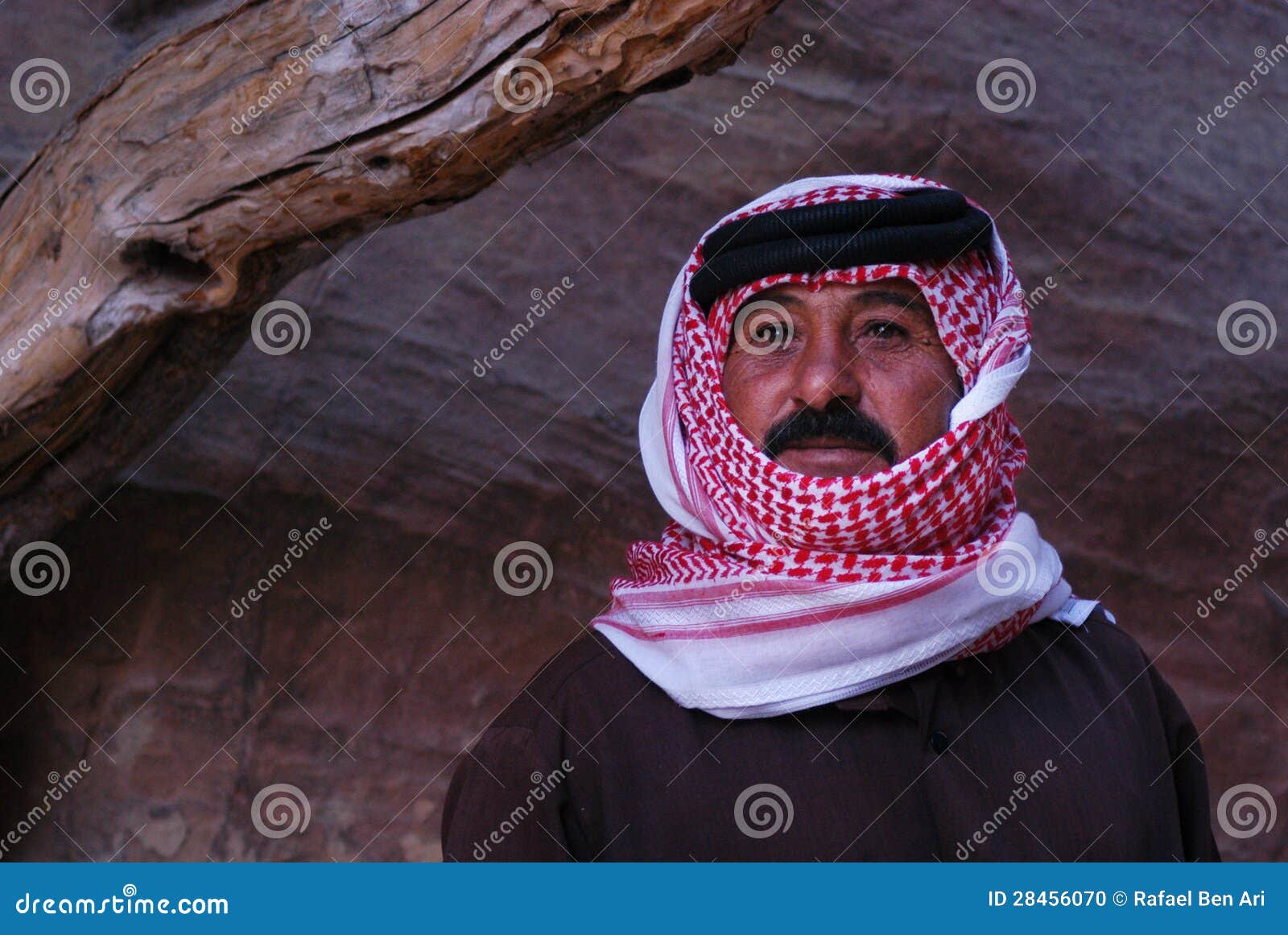 Jordanian Man Wearing Red Keffiyeh Editorial Image - Image of headdress ...