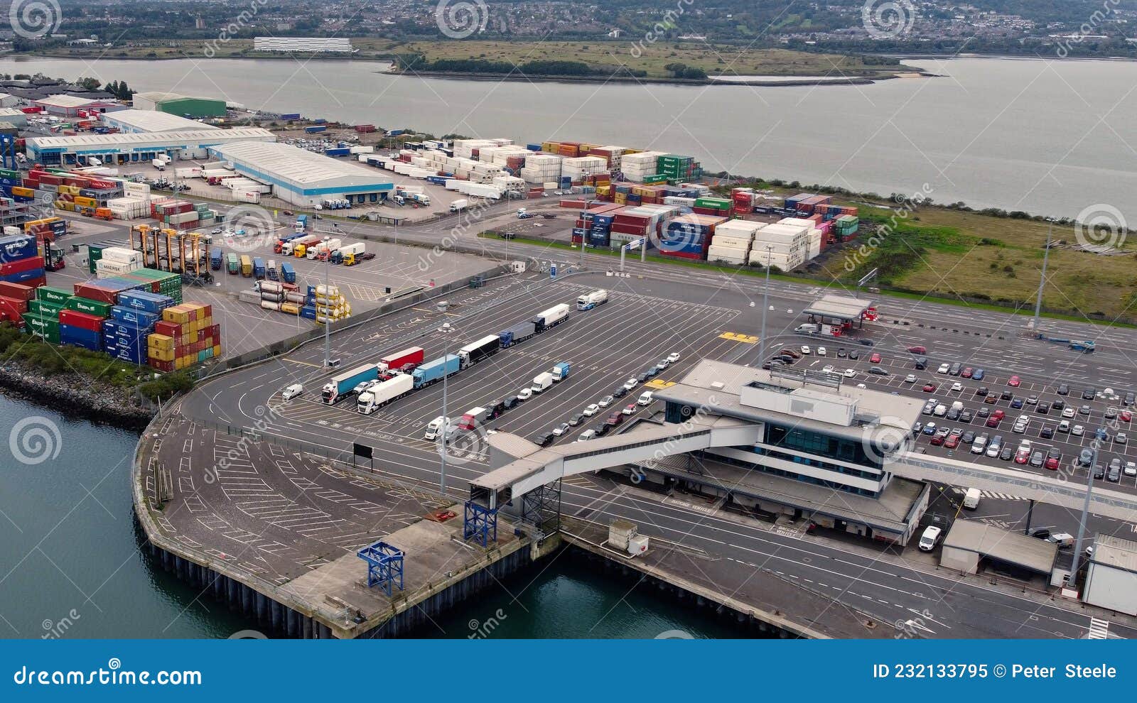 JORK RULER and BG RUBY Unloading Containers by Crane Working Container ...