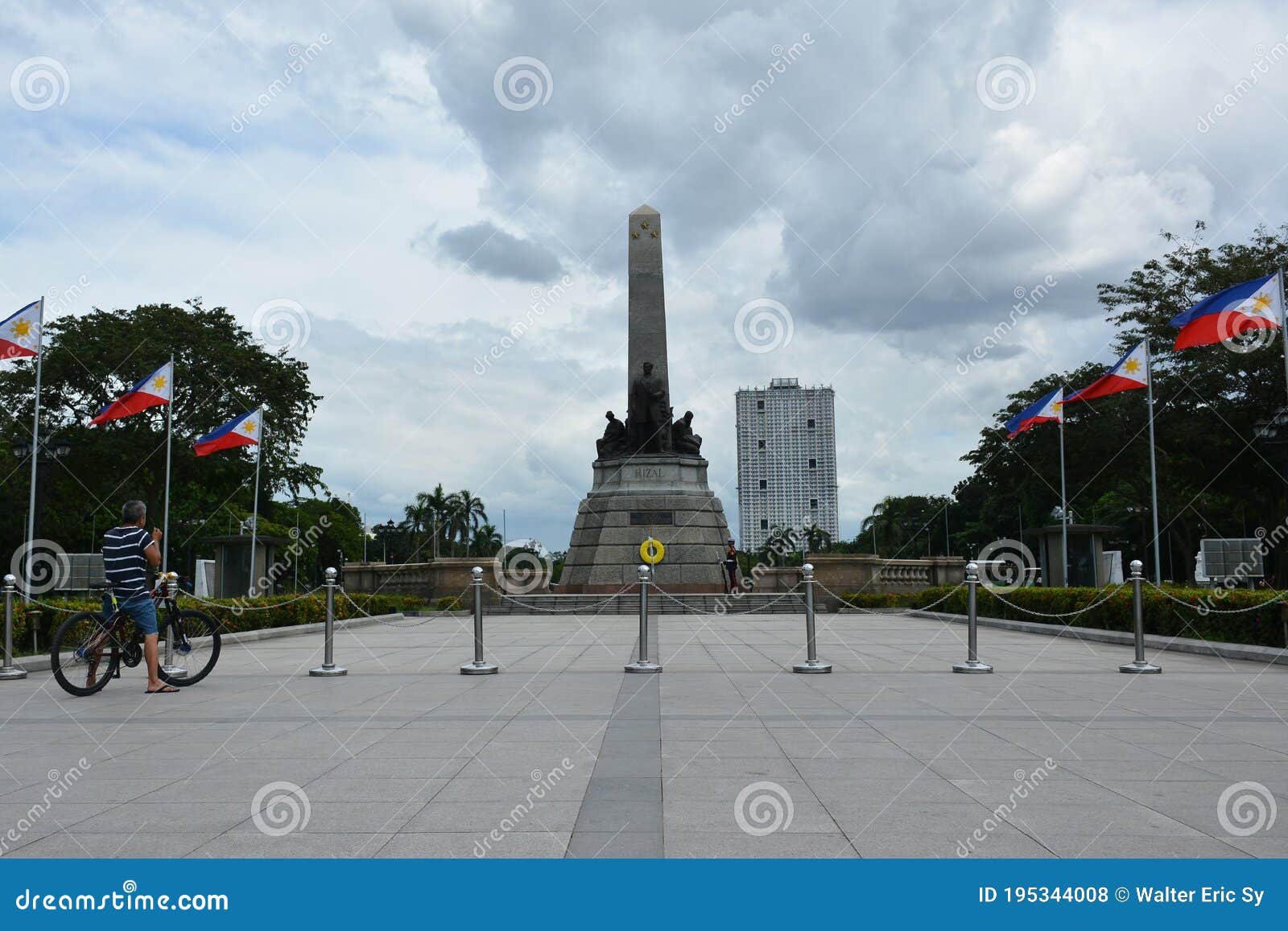Jose Rizal Statue at Rizal Park in Manila, Philippines Editorial Stock ...