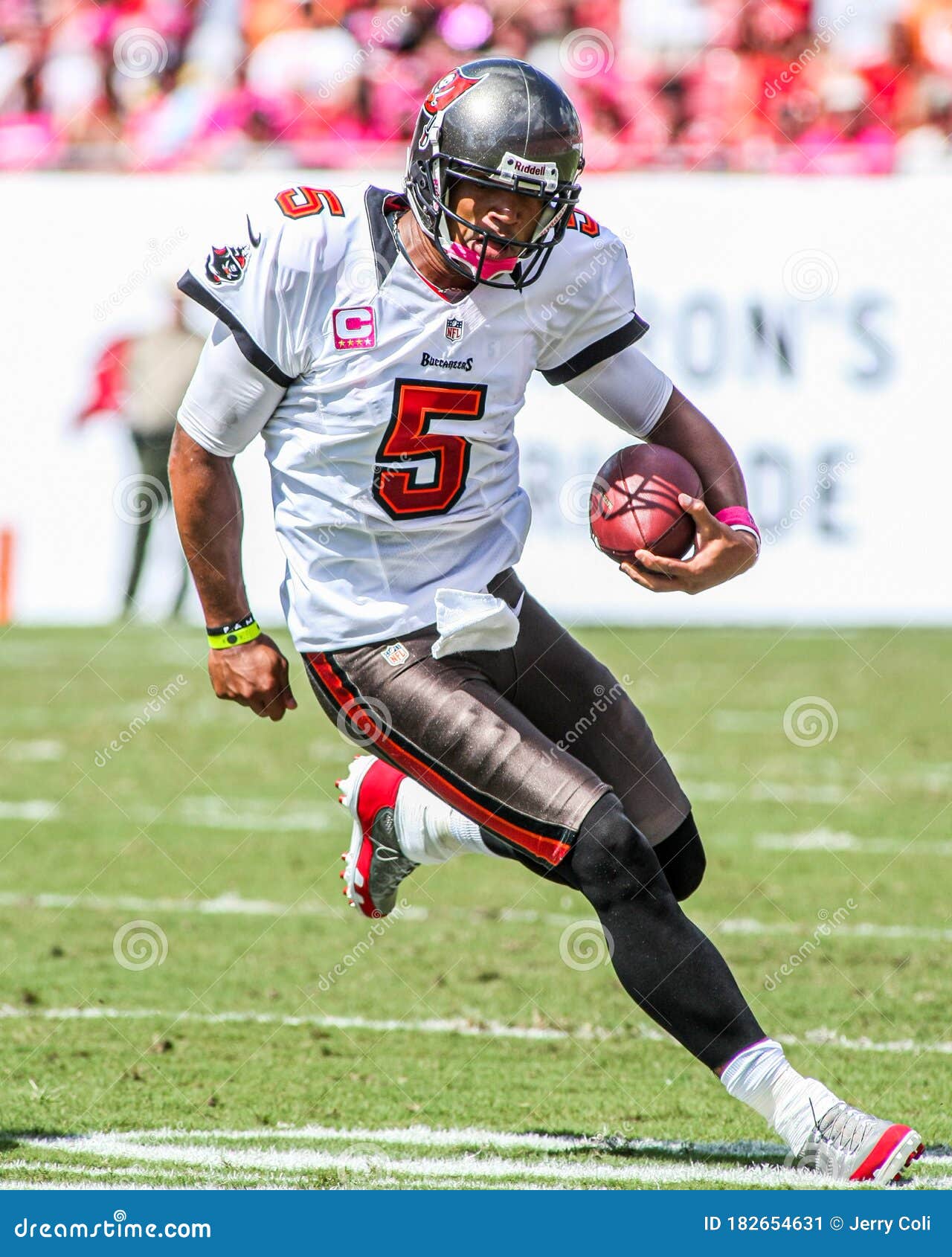 Josh Freeman editorial photo. Image of quarterback, league - 182654631