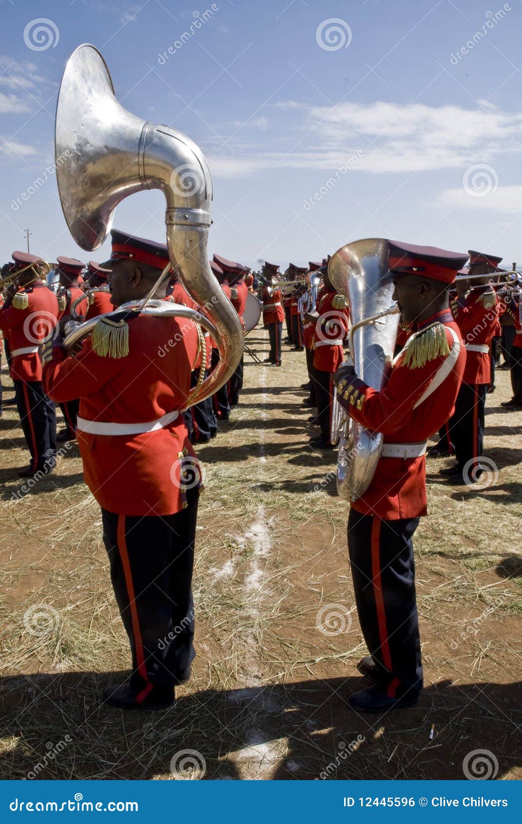 Joueurs D'Euphonium Et De Tuba D'une Fanfare Photo éditorial - Image du ...