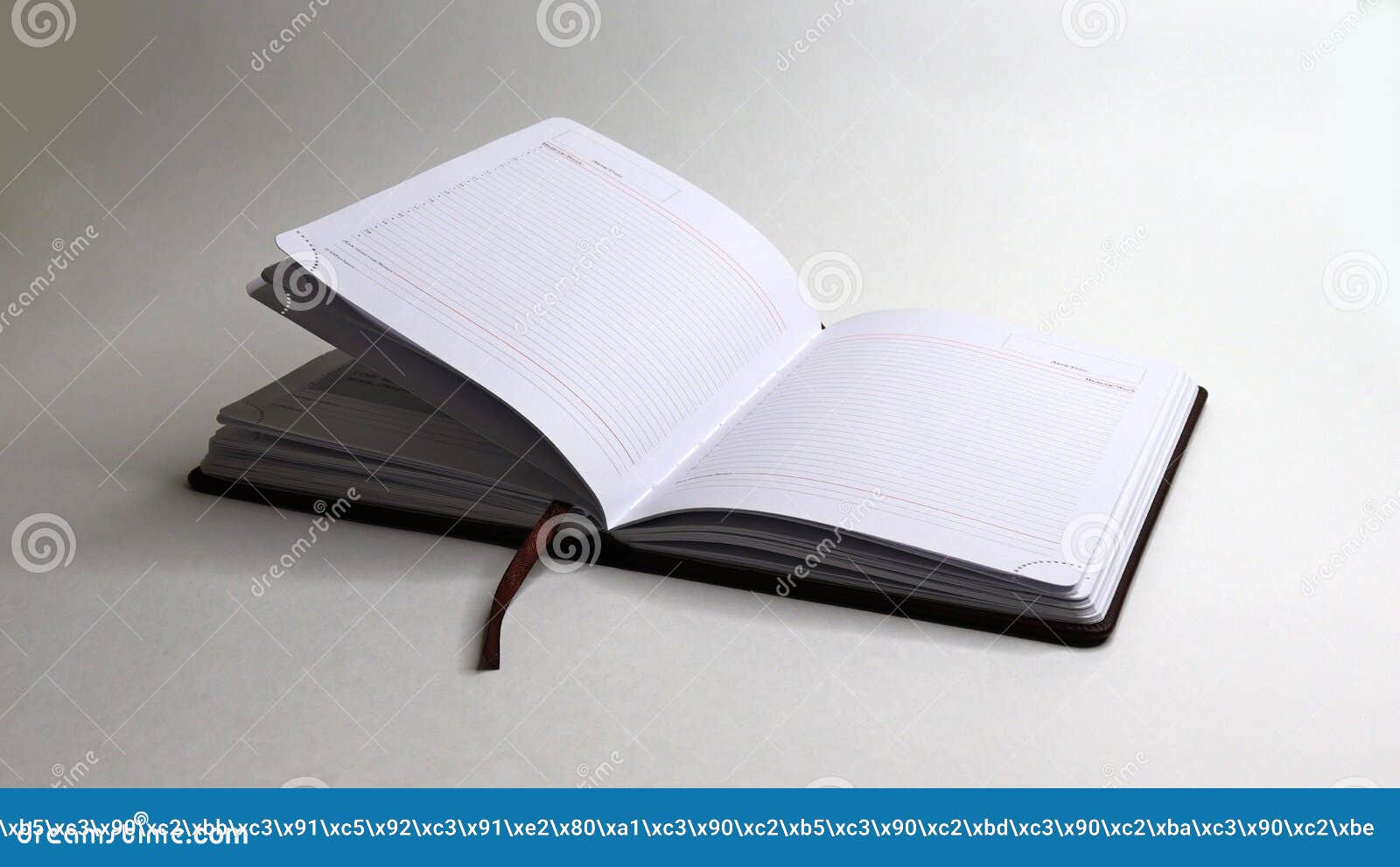 Journal en ouvert image stock. Image du fonte, document - 204705229