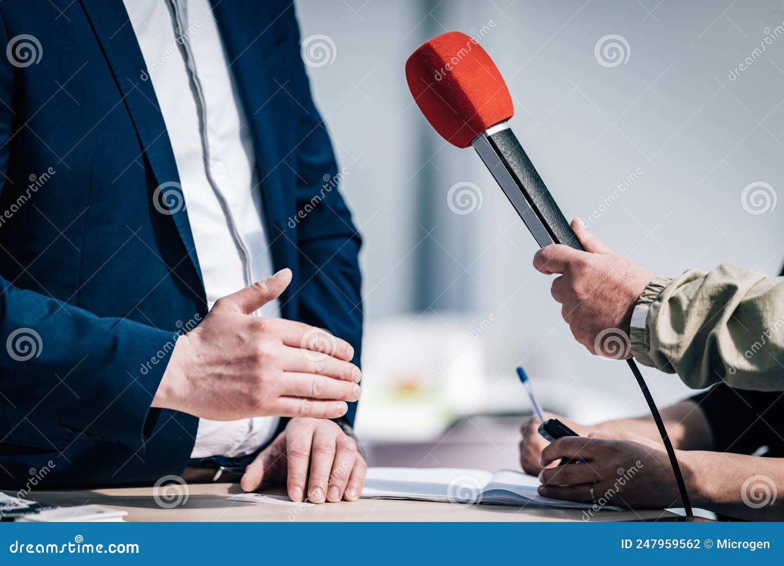 Journalist Interview. Speaker Answering Questions Stock Photo - Image ...