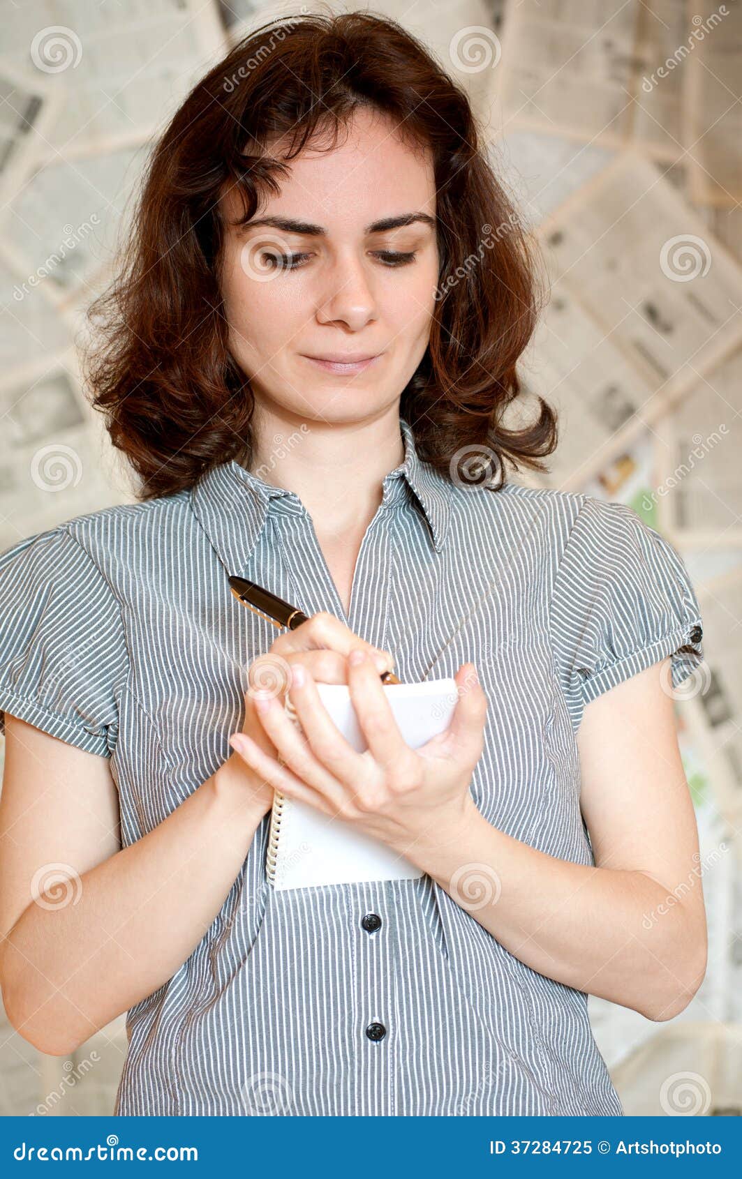 Journalist woman writing stock image. Image of look, paper - 37284725