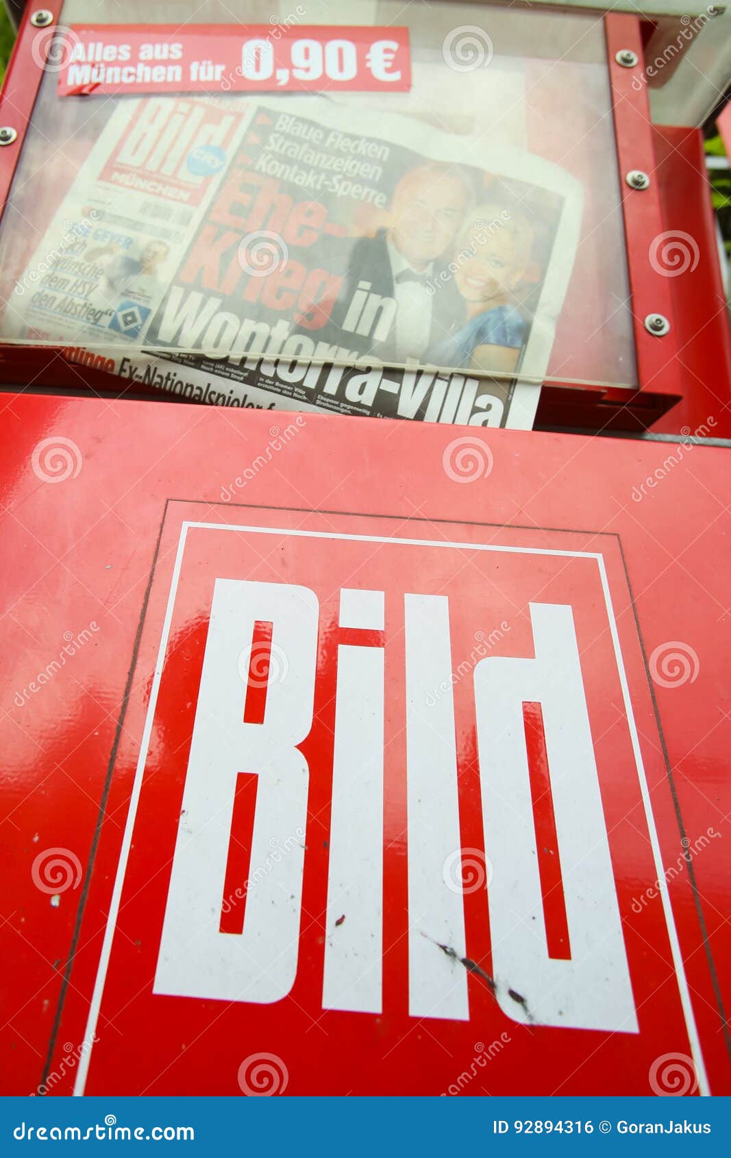 Journaux de Bild photo éditorial. Image du nouvelles - 92894316