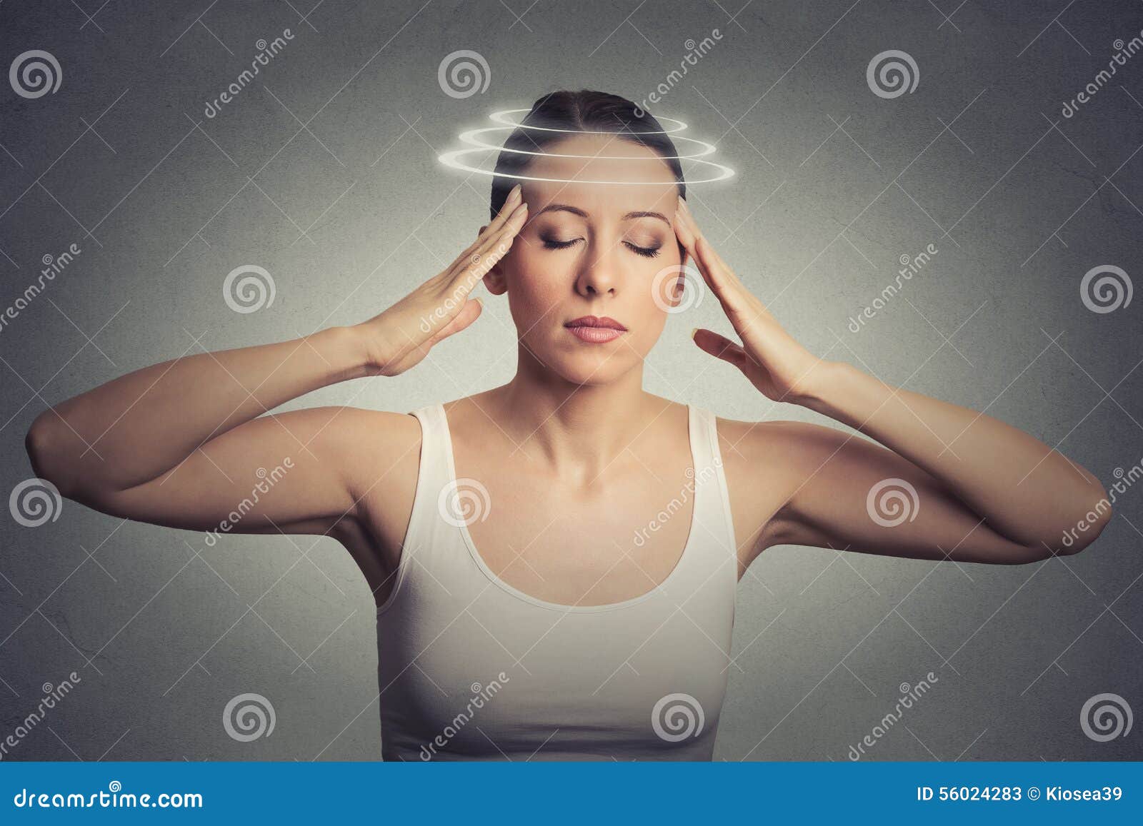 Jovem Mulher Com Vertigem Da Vertigem Imagem de Stock - Imagem de ...