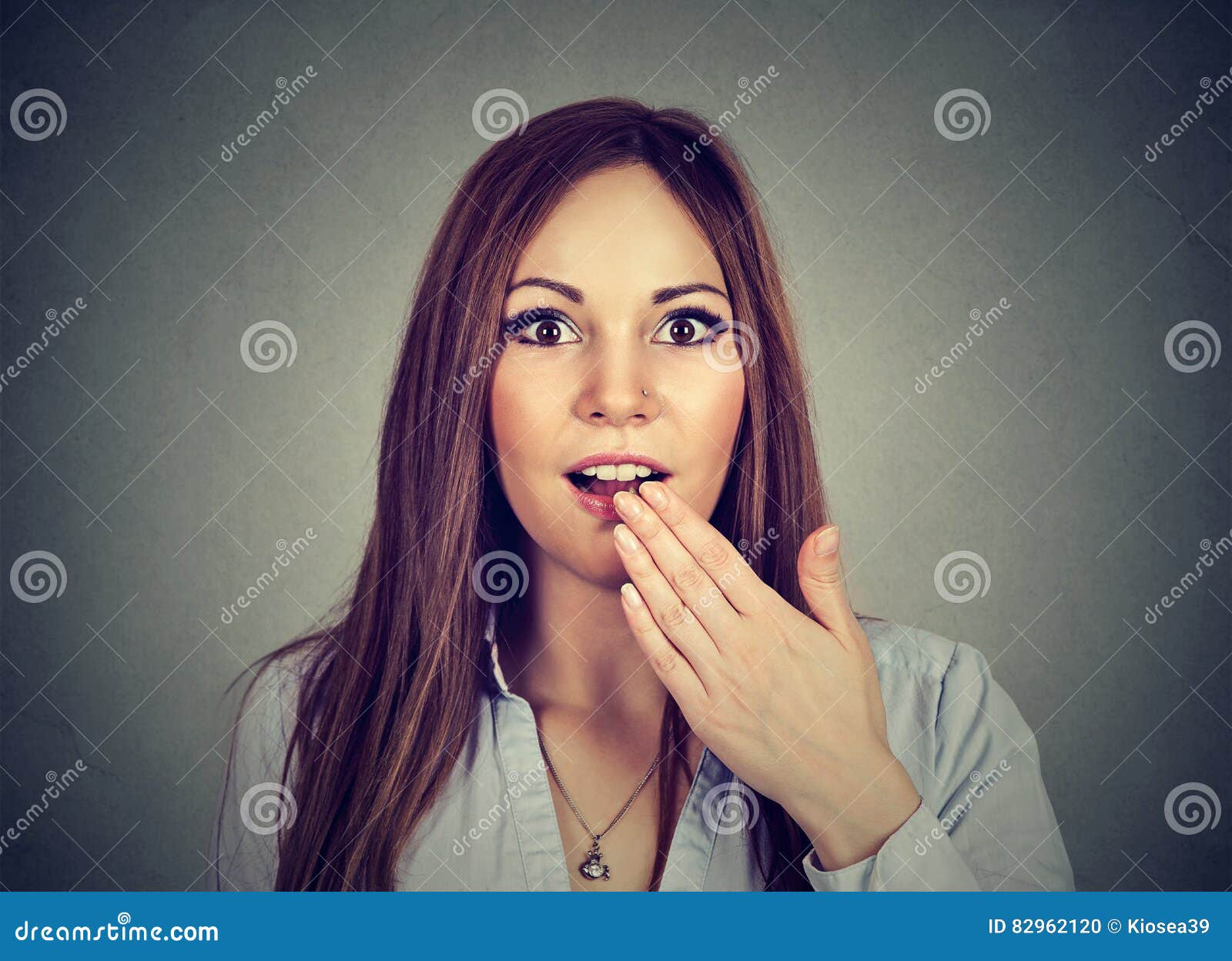 Jovem Mulher Surpreendida Surpreendida Retrato Foto de Stock - Imagem ... Jovem Mulher Surpreendida Surpreendida Retrato Foto de Stock - Imagem ...