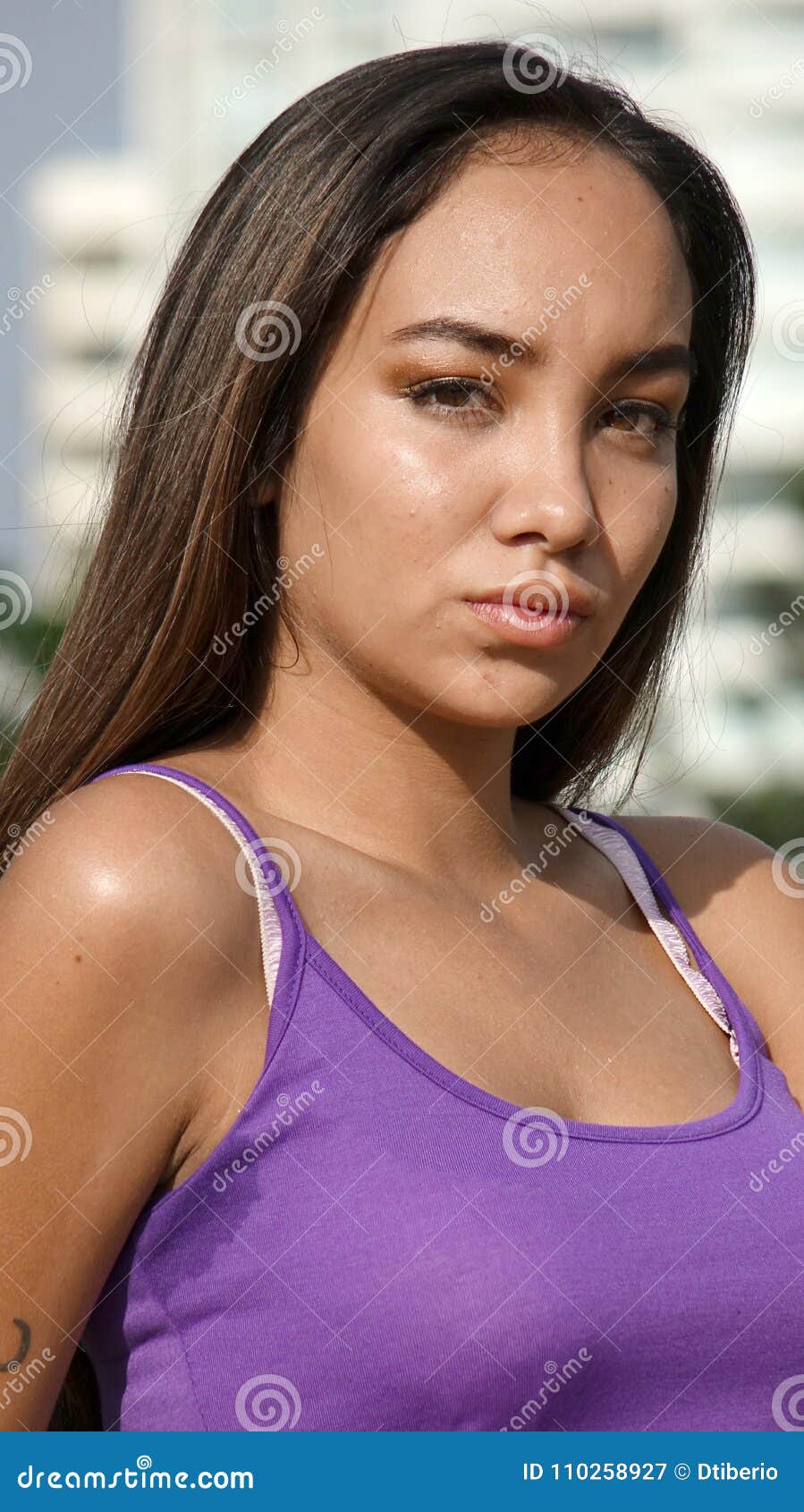 Joven Peruano Con El Pelo Largo Imagen de archivo - Imagen de peinado ...