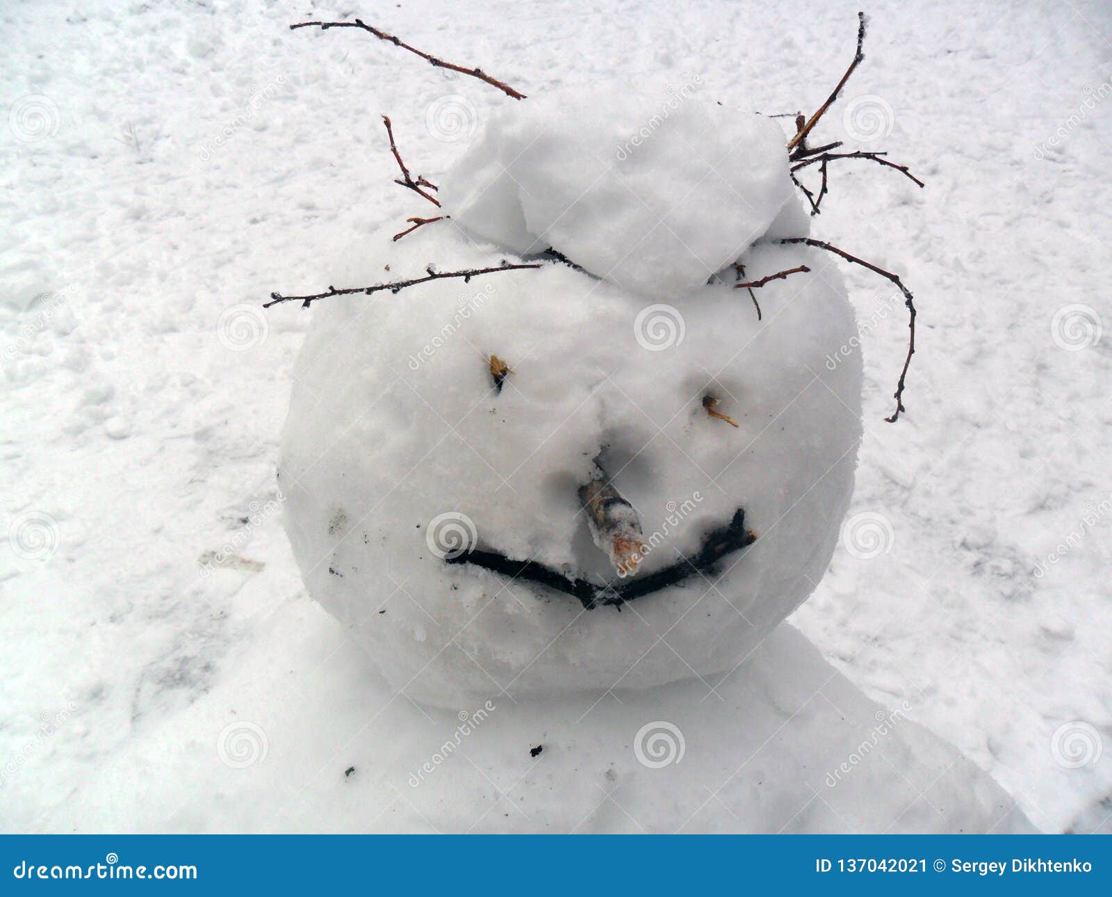 Snowman head close-up stock image. Image of happiness - 137042021