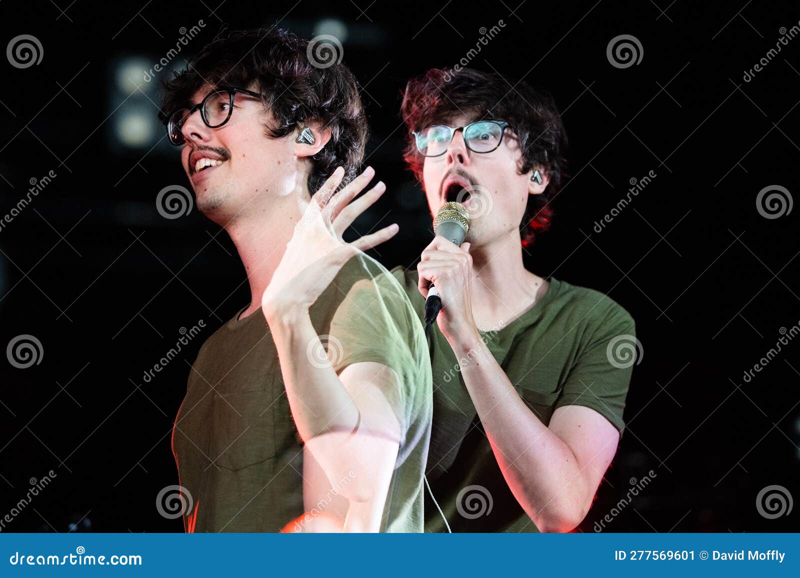 Joywave in Concert at the Coral Sky Ampitheatre Editorial Photo - Image ...