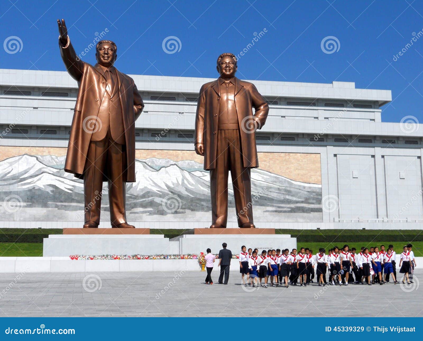 Mansudae Grand Monument editorial stock image. Image of jong - 45339329