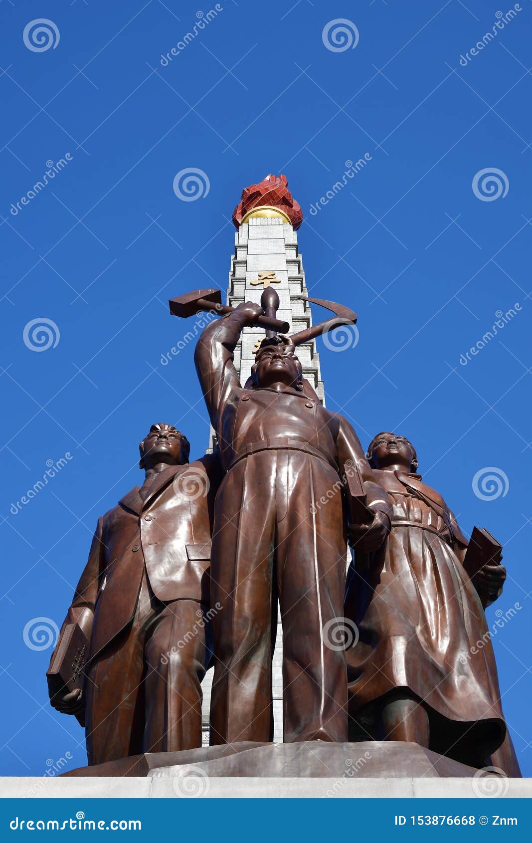 Juche Tower and Statue, Pyongyang, North Korea Editorial Stock Photo ...