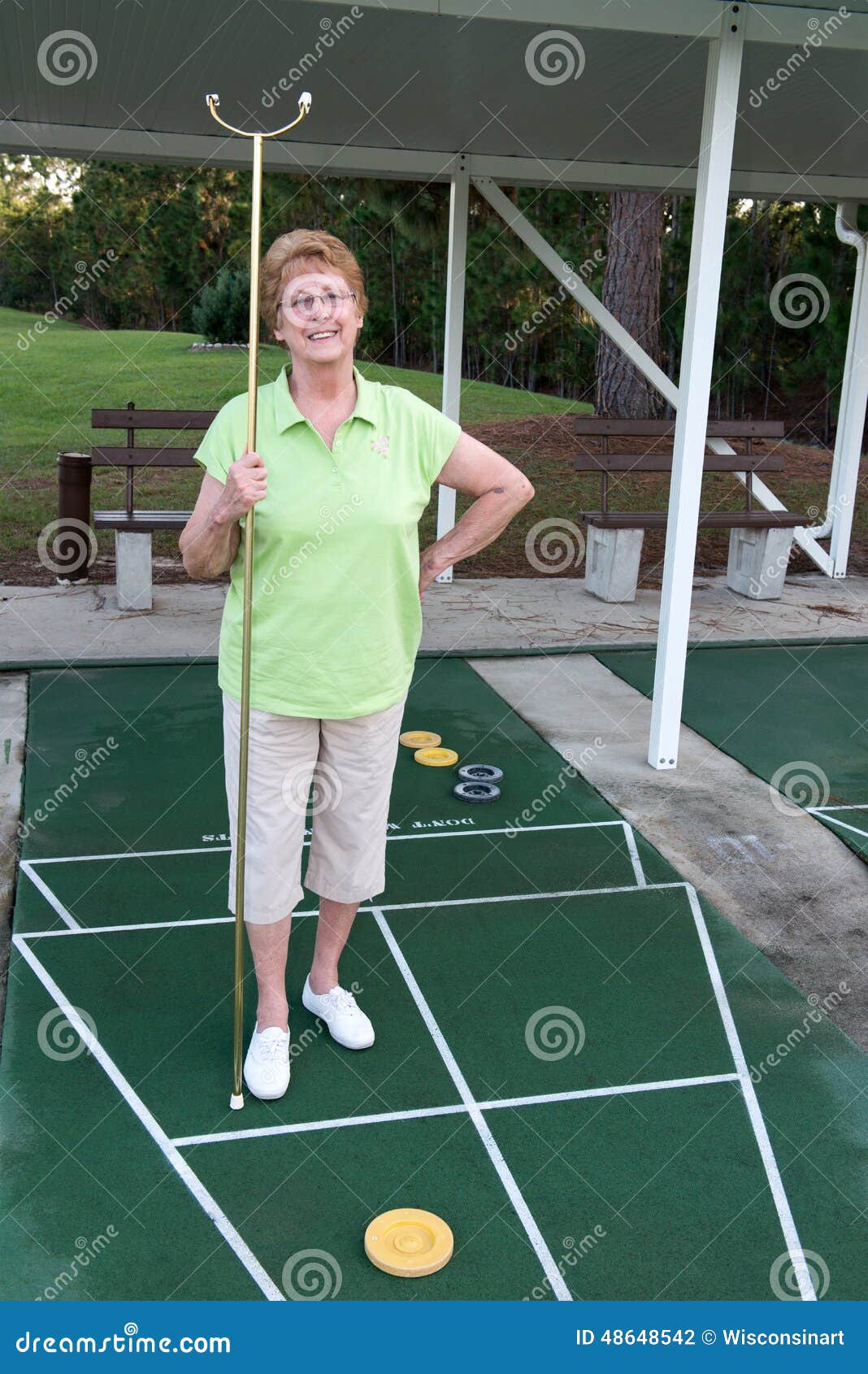 Juego De Tejo Mayor Activo De Vida Del Retiro Foto de archivo - Imagen ...